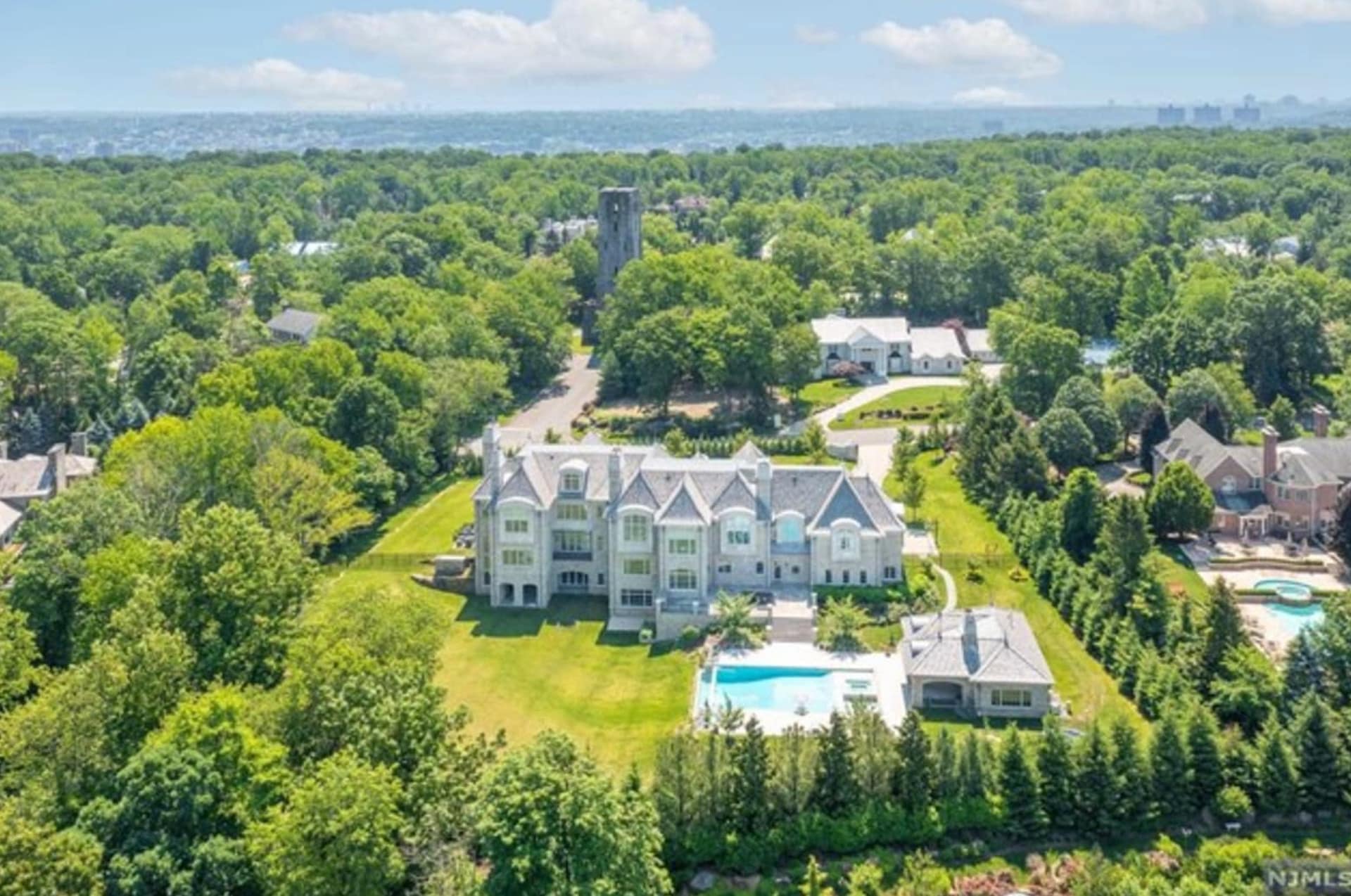 18,000 Square Foot Home In Alpine, New Jersey - Homes of the Rich