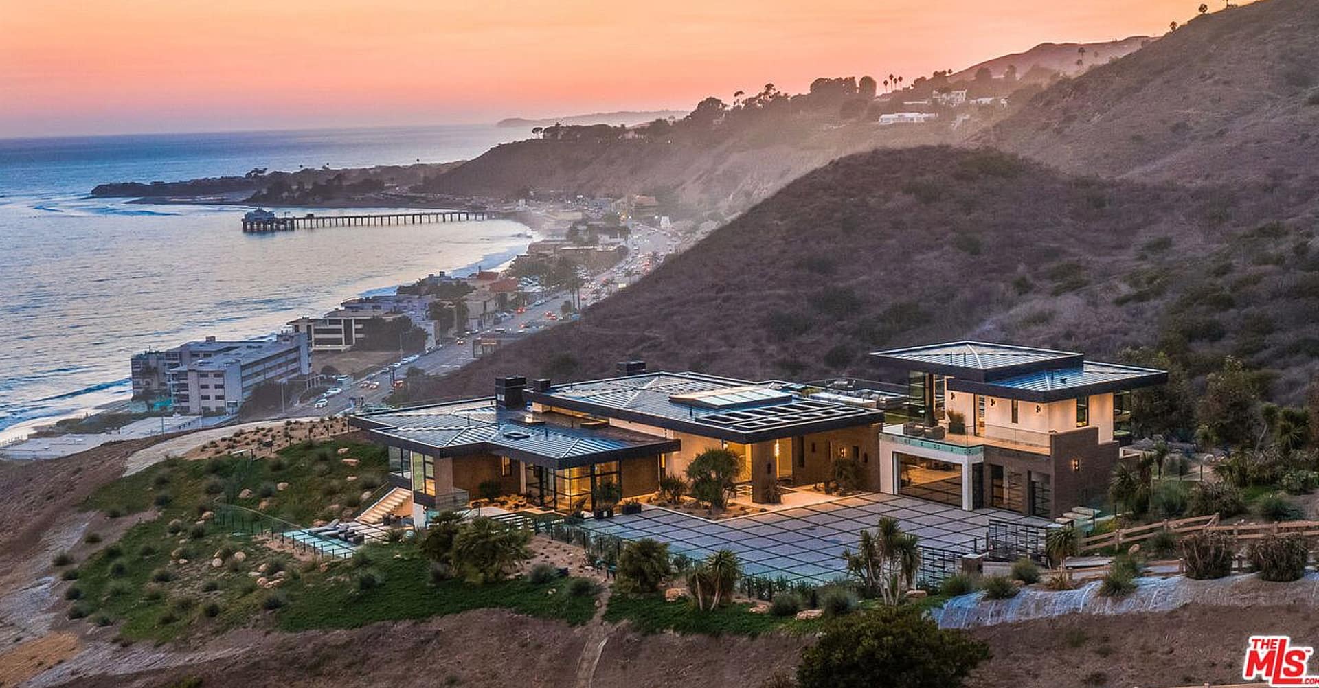 $40 Million Malibu New Build On 22 Acres (PHOTOS)