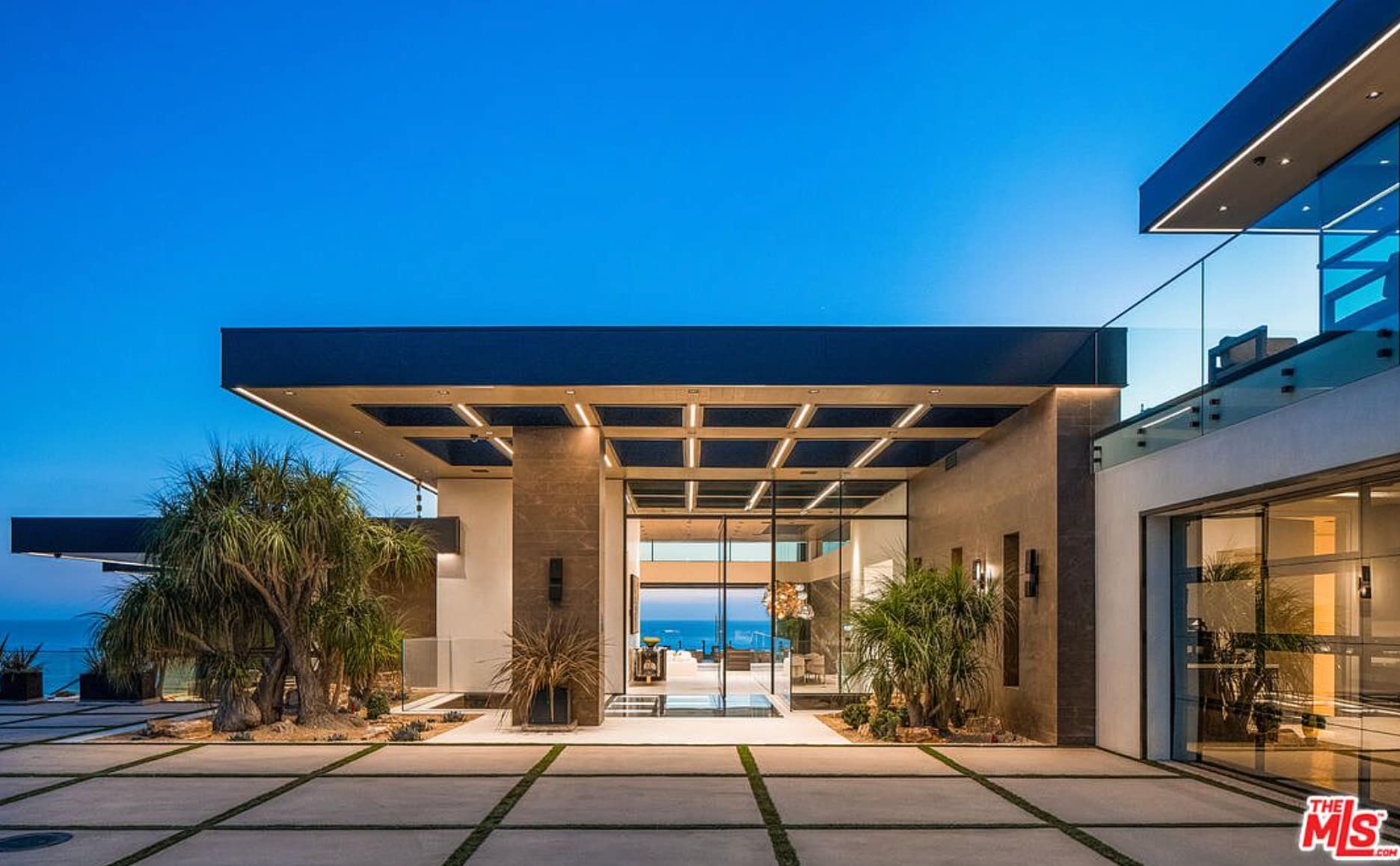 $40 Million Malibu New Build On 22 Acres (PHOTOS)