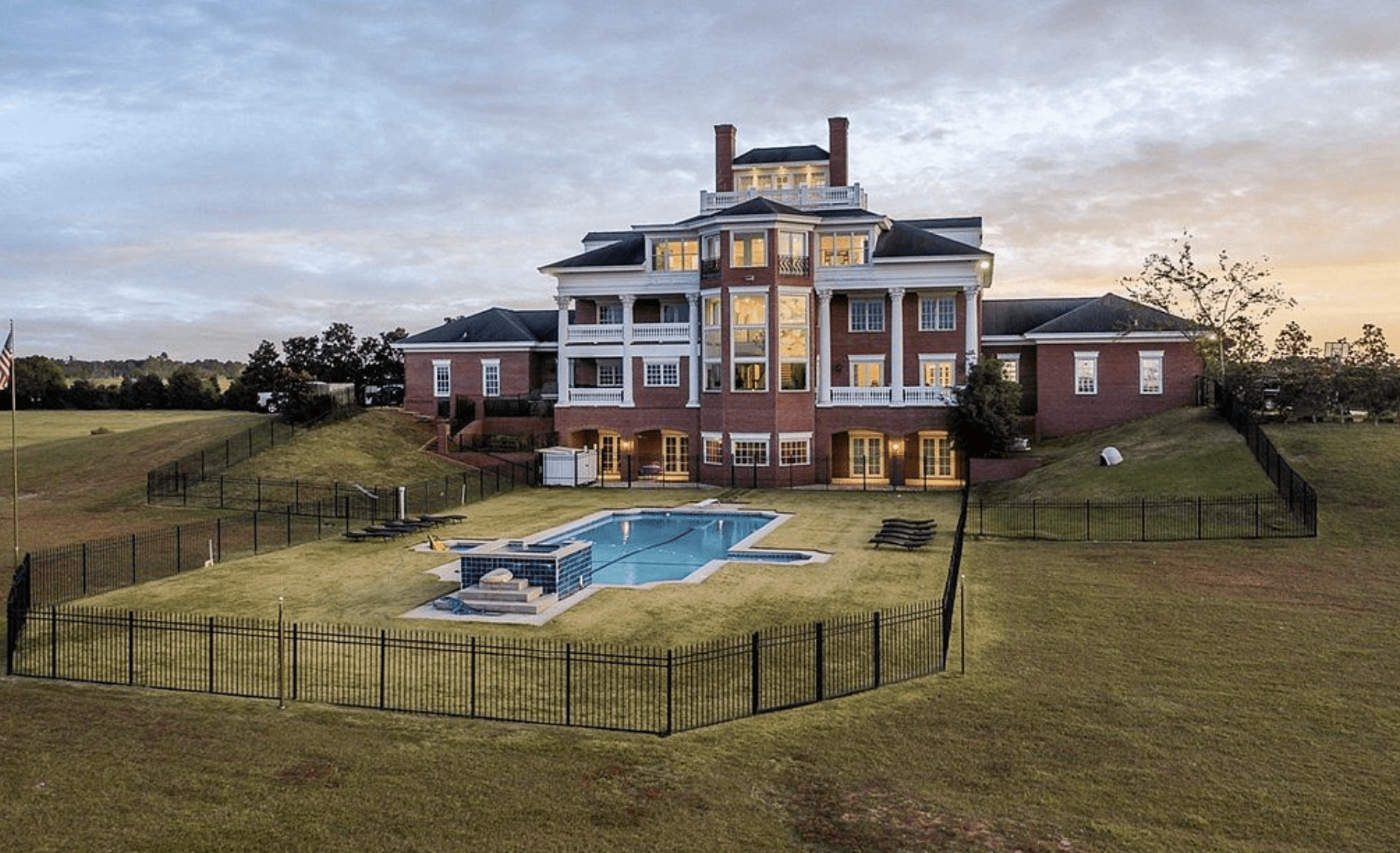 Brick Home On 250+ Acres In Newton, Alabama