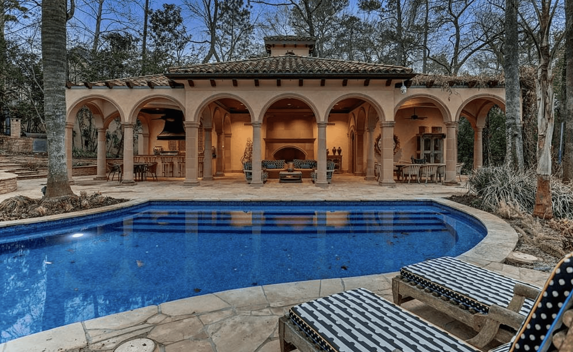 20,000 Square Foot Houston Home With Ballroom (PHOTOS) - Homes of the Rich