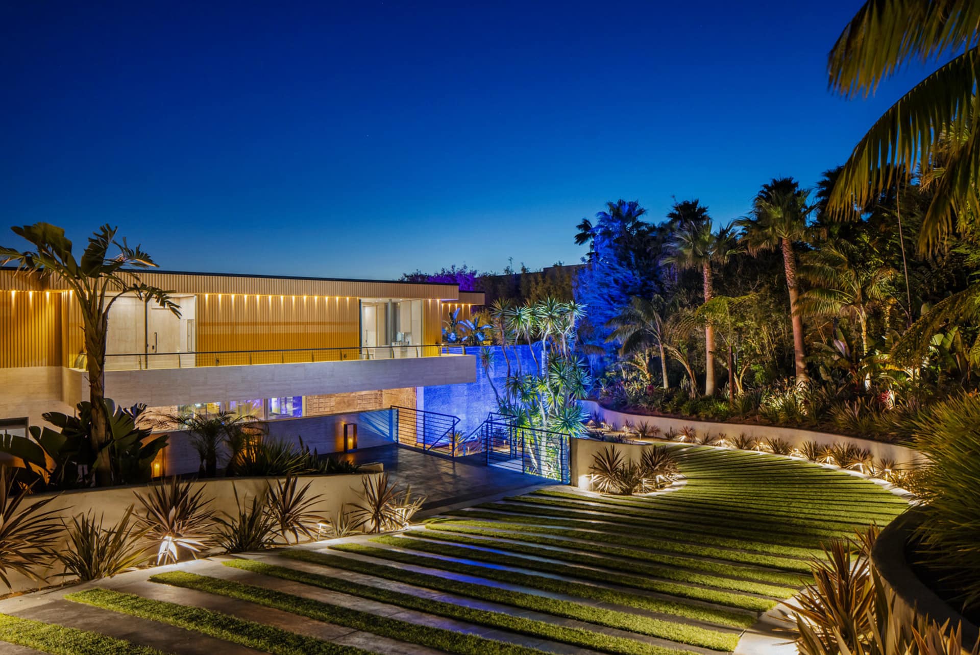 $58 Million Modern New Build In Malibu, California (PHOTOS)