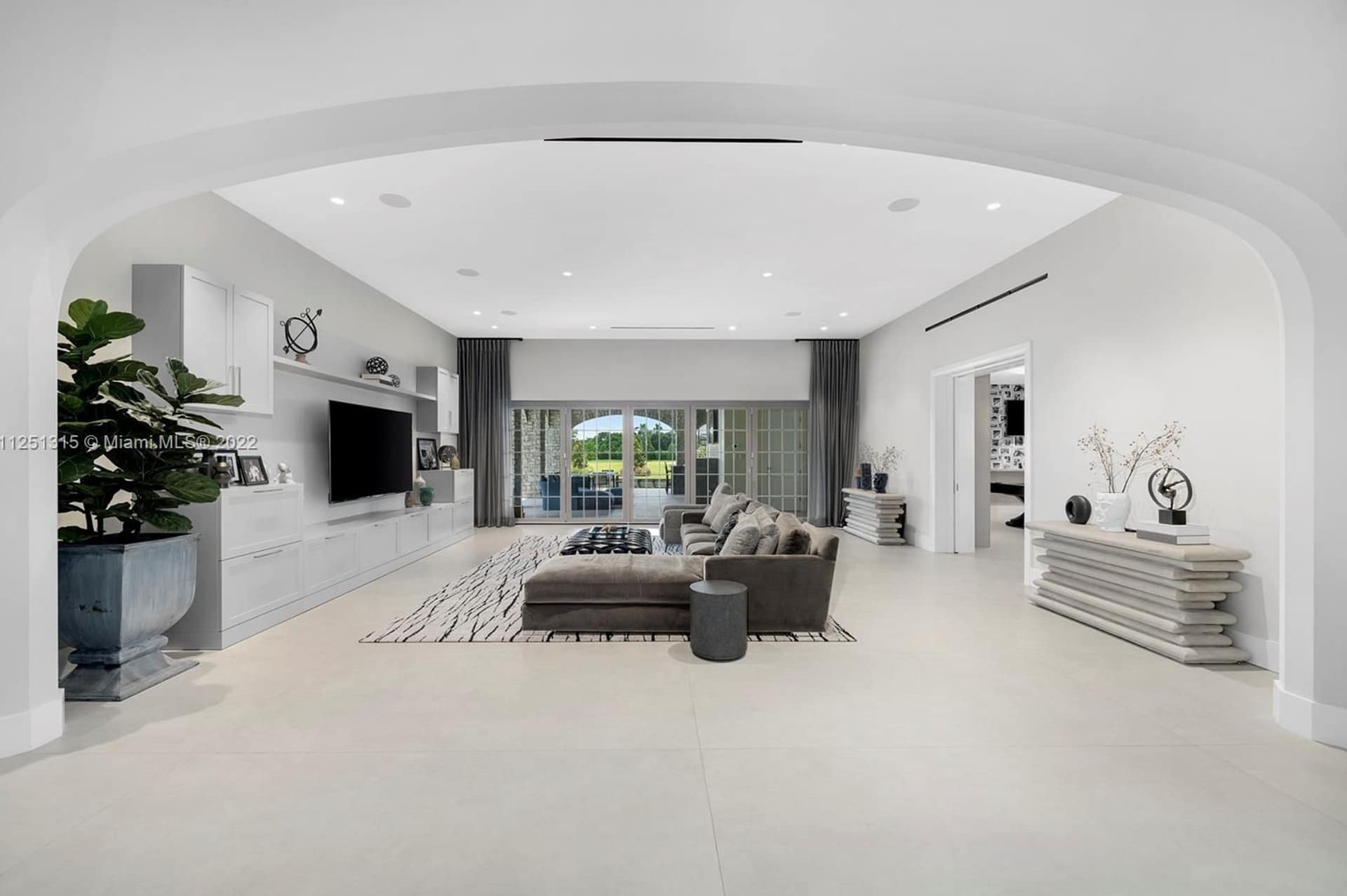 Incredible $47 Million Florida Compound (PHOTOS)