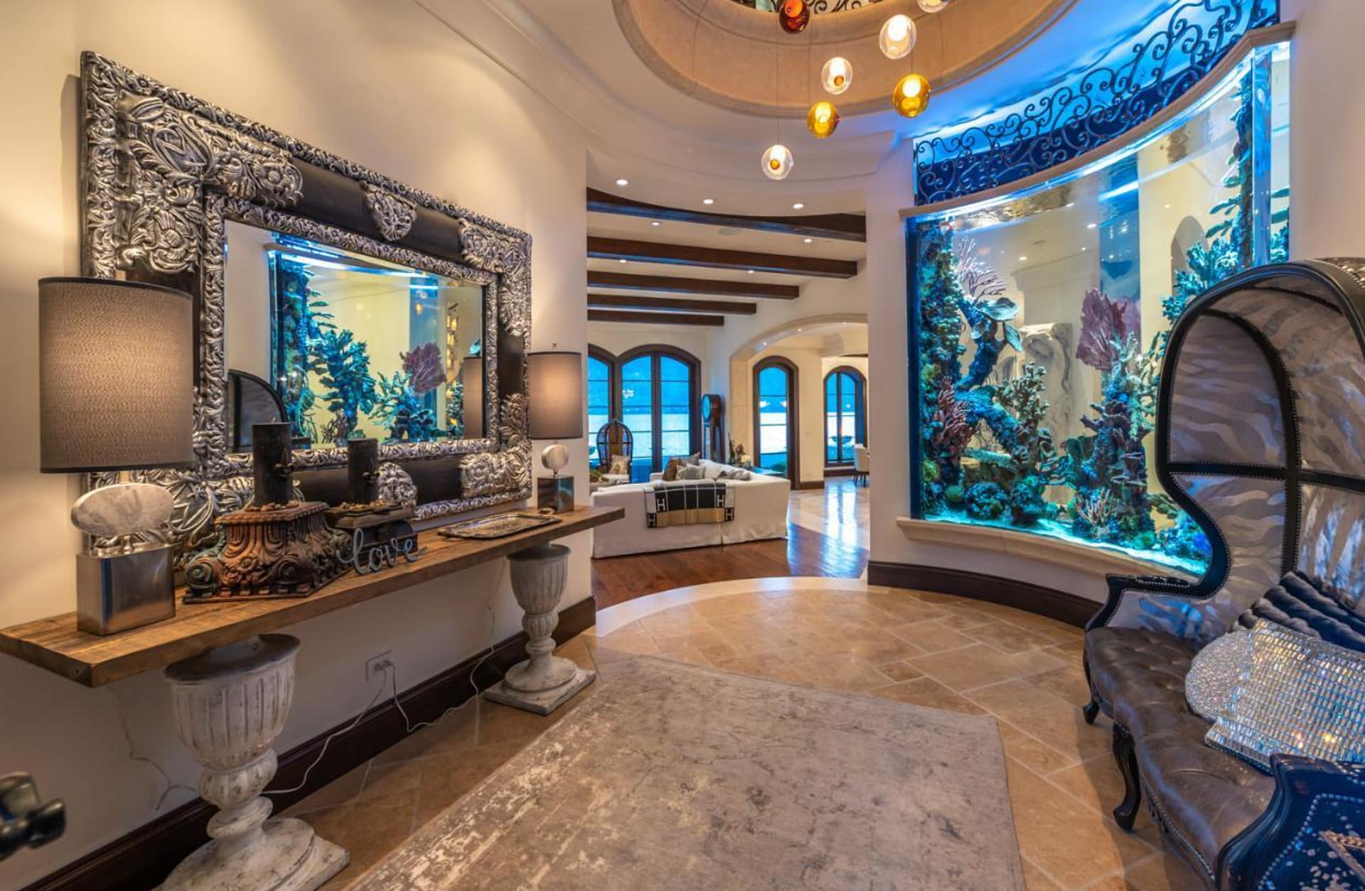 Tuscan Style Lakefront Estate In British Columbia, Canada (PHOTOS)