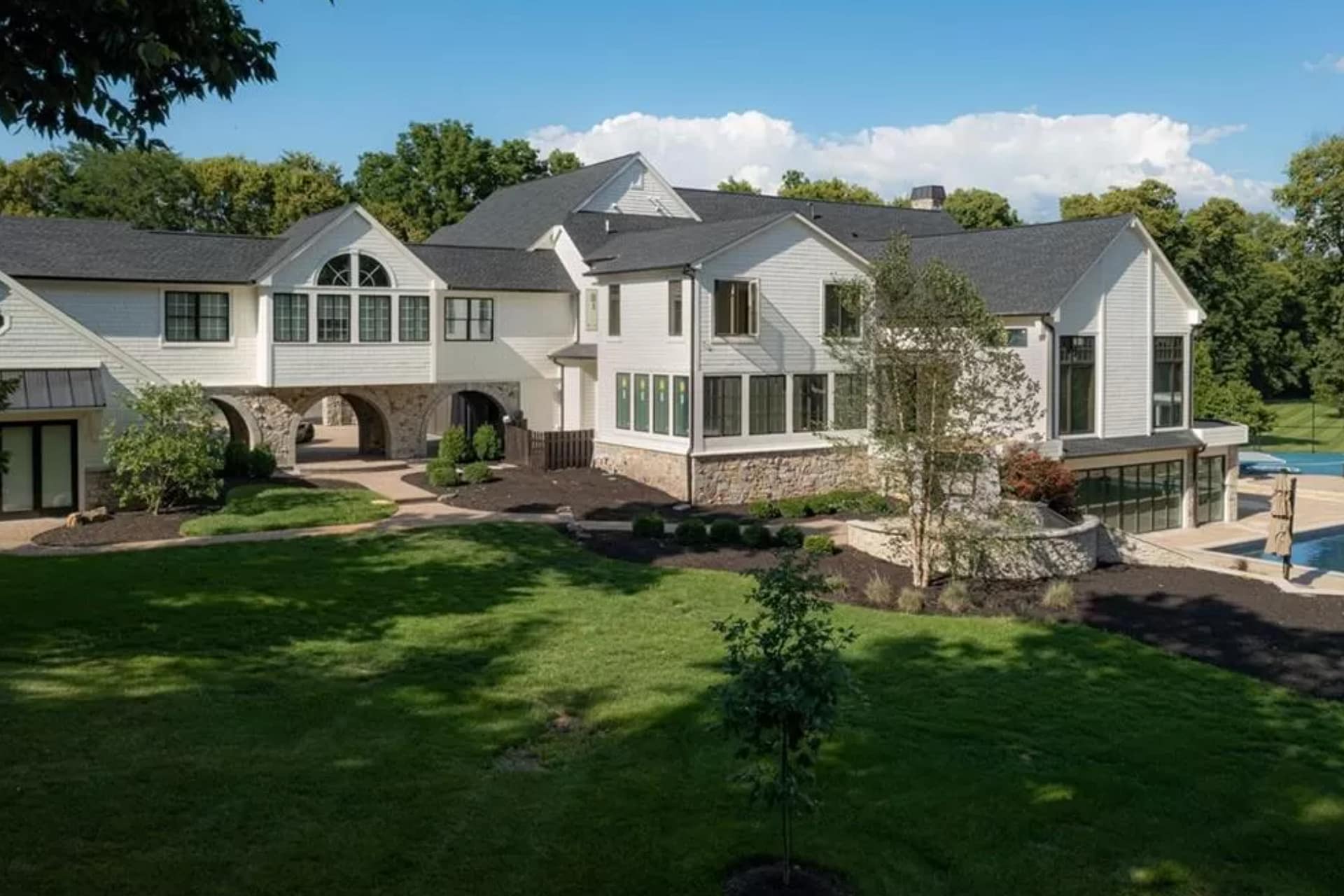 18,000 Square Foot Indiana Home With Massive Garage (PHOTOS)