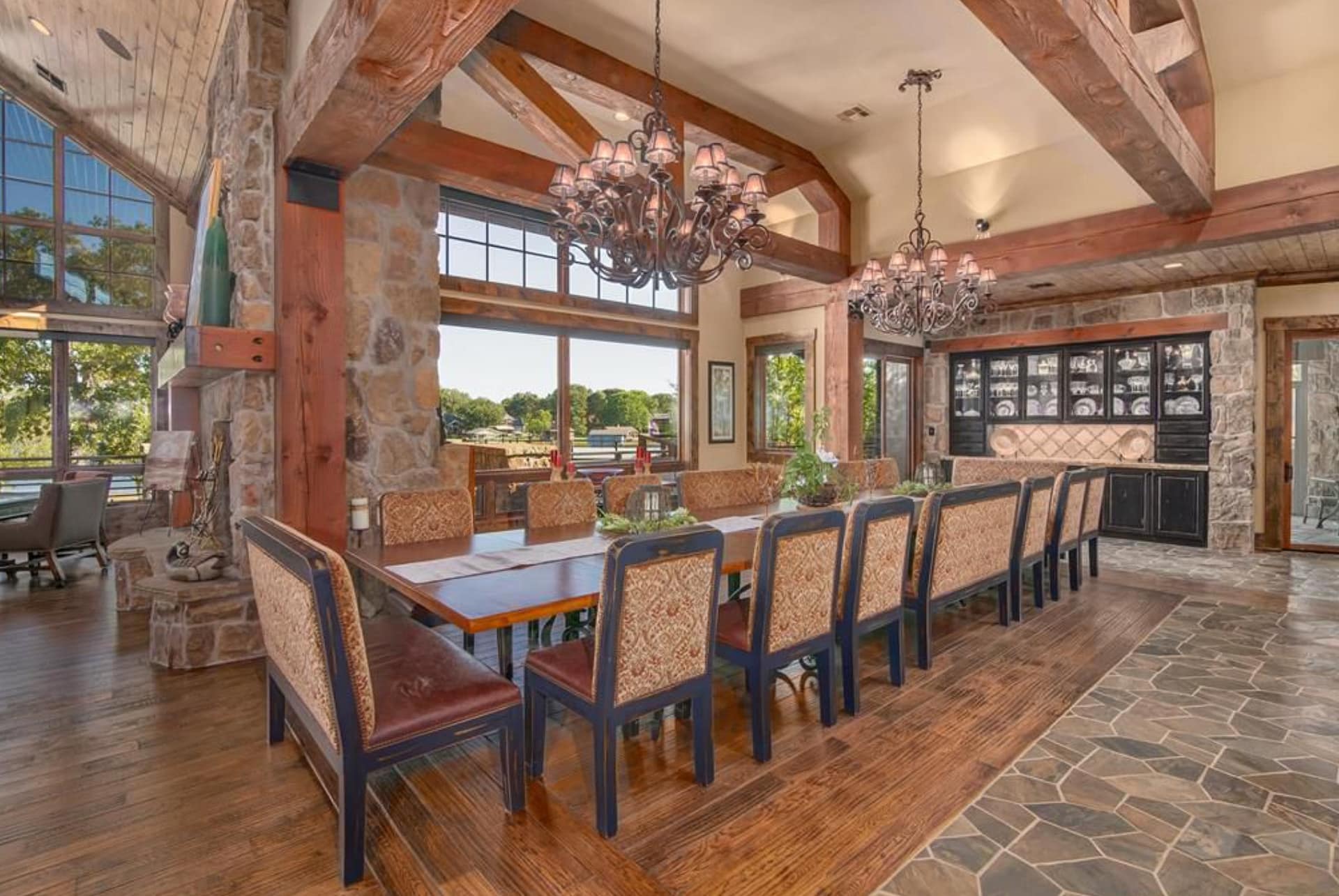 $6.9 Million Lakefront Home In Mabank, Texas (PHOTOS)