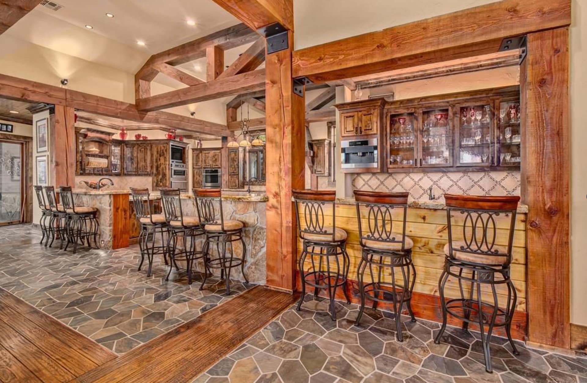 $6.9 Million Lakefront Home In Mabank, Texas (PHOTOS)