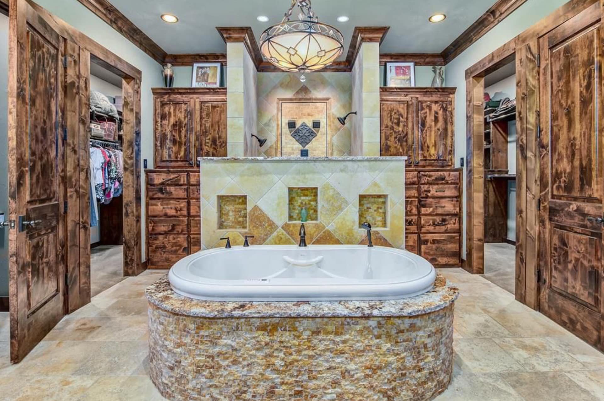 $6.9 Million Lakefront Home In Mabank, Texas (PHOTOS)