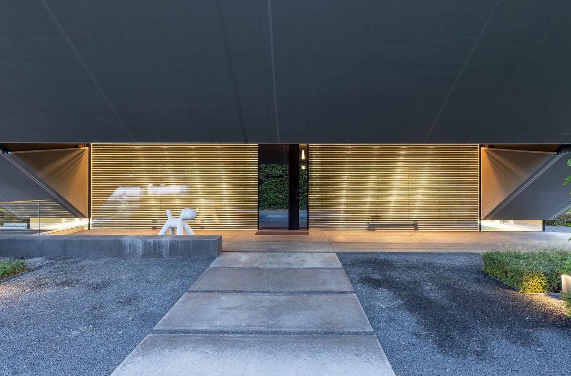 Modern Home In Germany With Indoor Pool (PHOTOS)