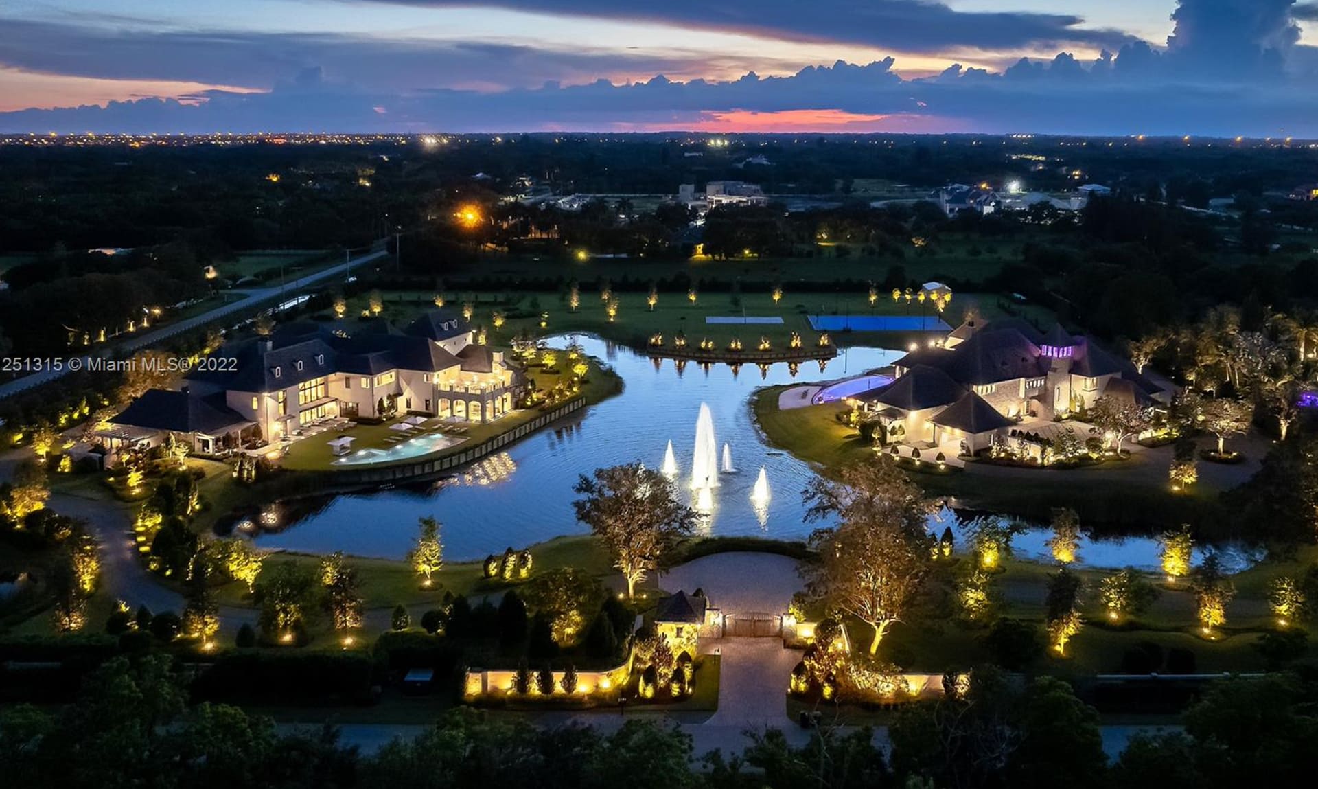 Incredible $47 Million Florida Compound (PHOTOS)