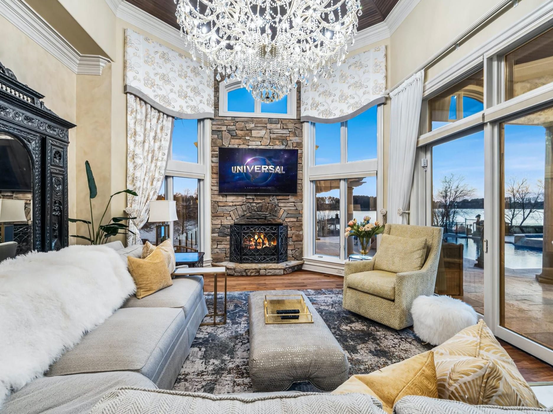 $9 Million Lakefront Home In North Carolina (PHOTOS)