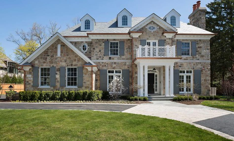 Colonial Style Stone Home In Glencoe, Illinois - Homes of the Rich