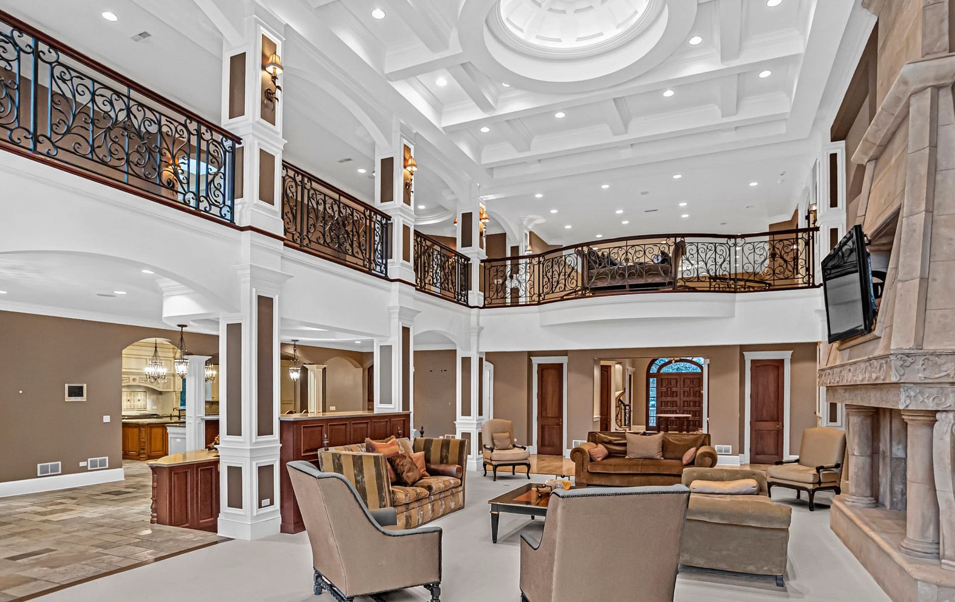 20,000 Square Foot Home In Illinois (PHOTOS + FLOOR PLANS)