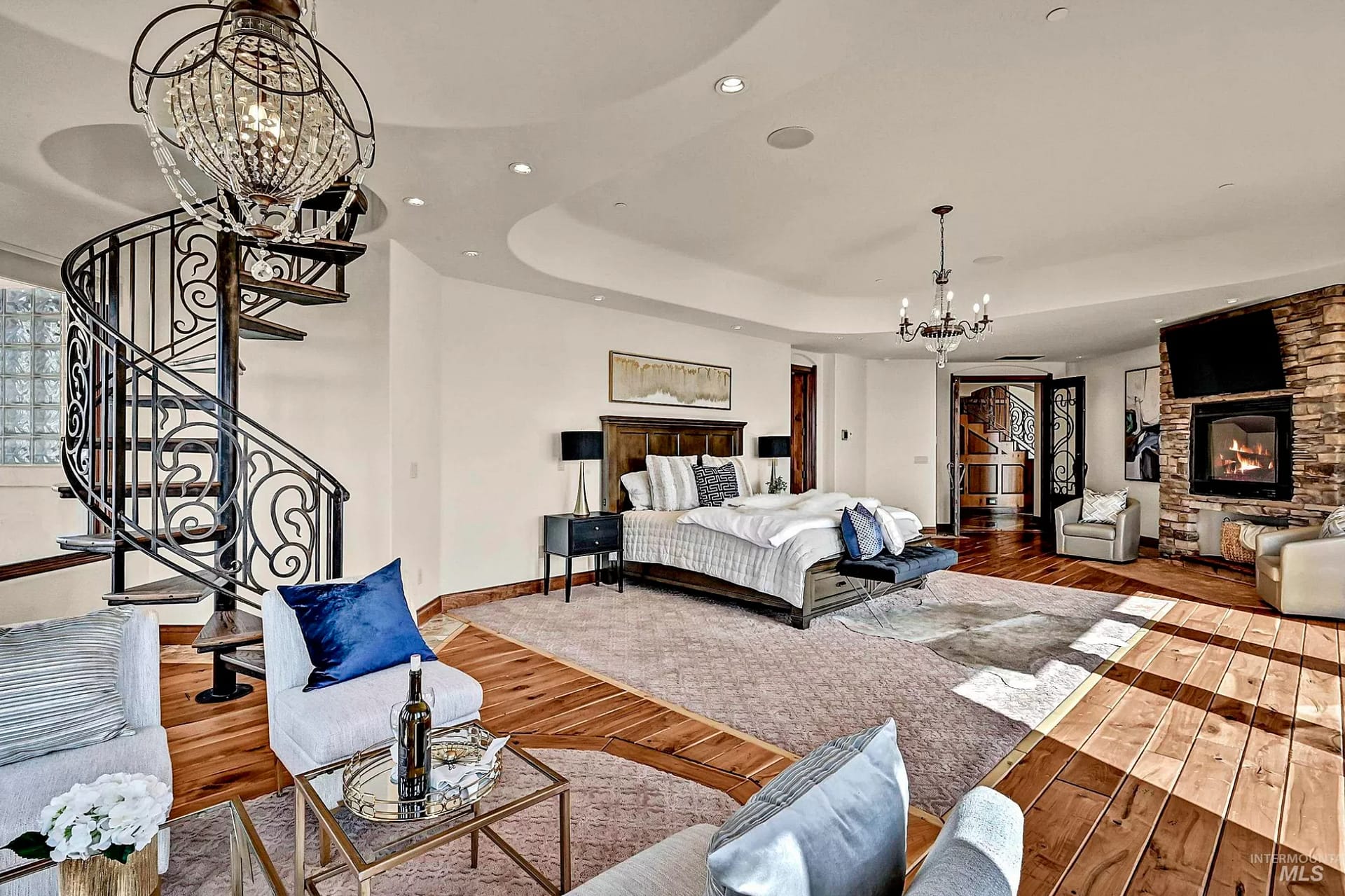 12,000 Square Foot Hilltop Home In Boise, Idaho (PHOTOS)