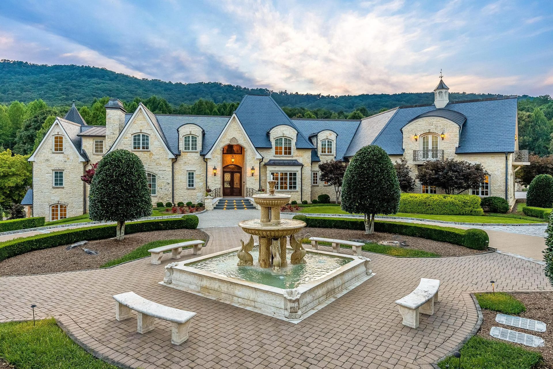 Amazing 58 Acre Estate In Dalton, Georgia With Guest House