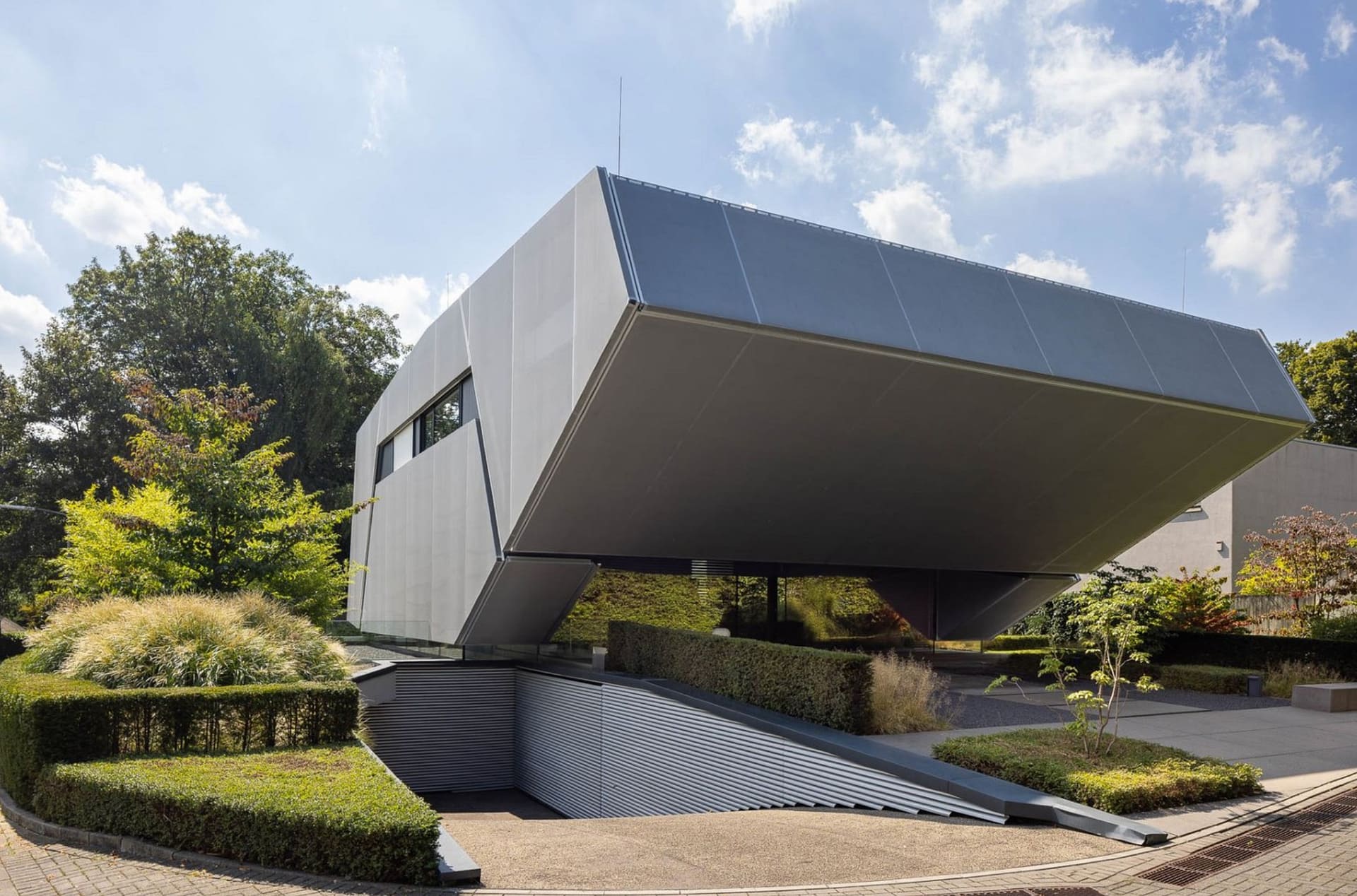 Modern Home In Germany With Indoor Pool (PHOTOS)