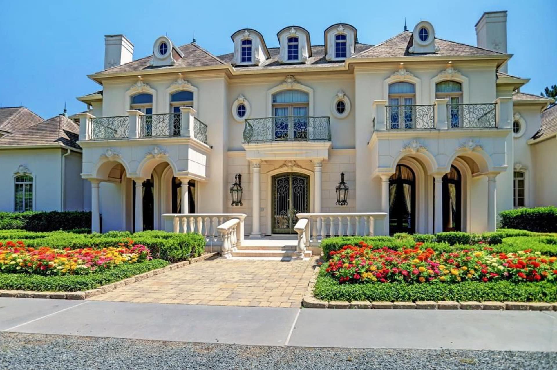 French Style Home On 6 Acres In Tomball, Texas (PHOTOS)