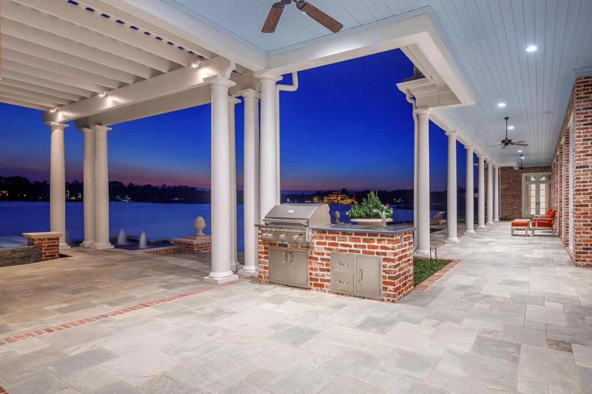 $5 Million Waterfront Home In Spring, Texas (PHOTOS)