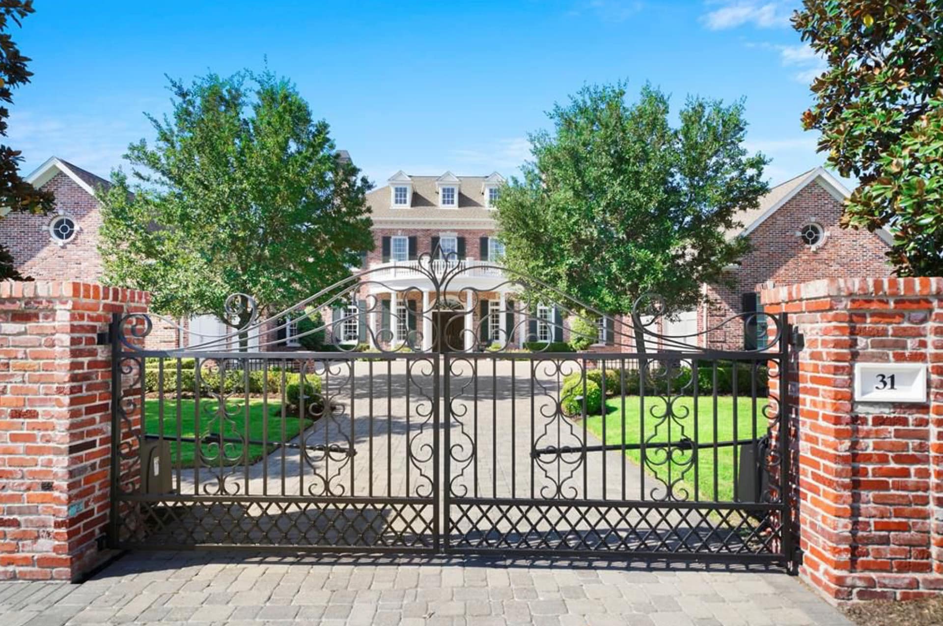 $5 Million Waterfront Home In Spring, Texas (PHOTOS)