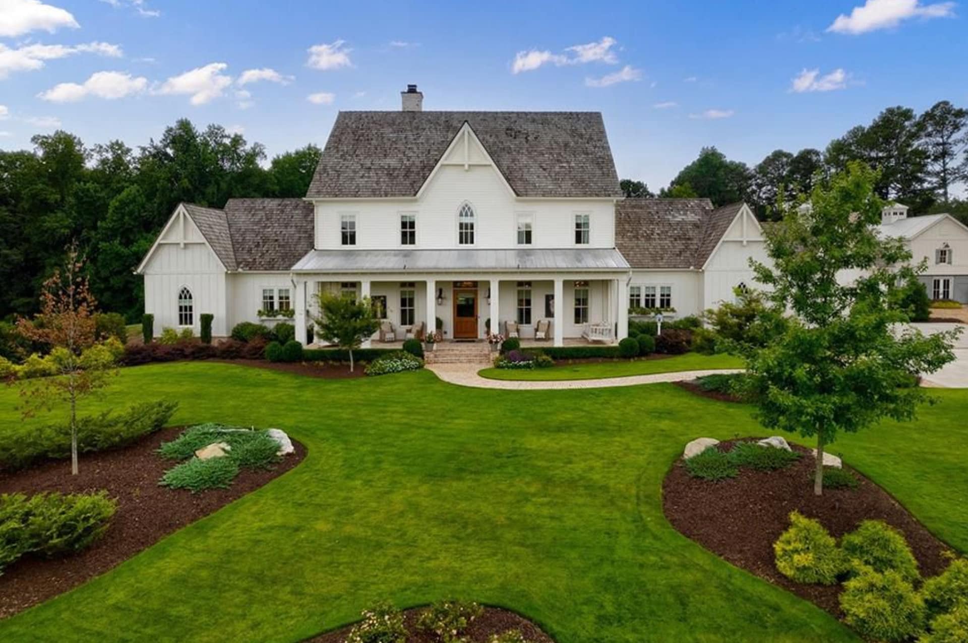 10 Acre Georgia Estate With Party Barn & Pool (PHOTOS)