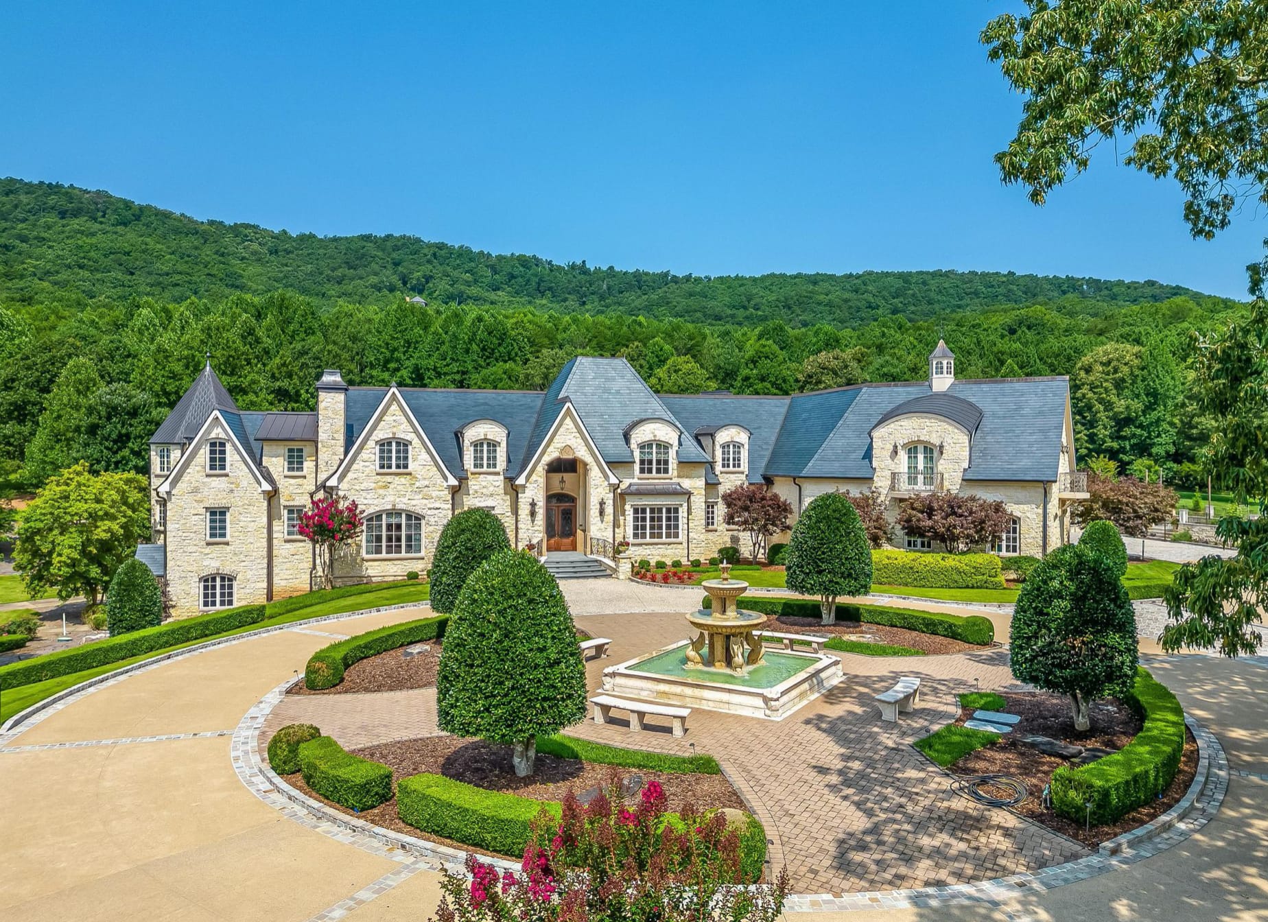 Amazing 58 Acre Estate In Dalton, Georgia With Guest House