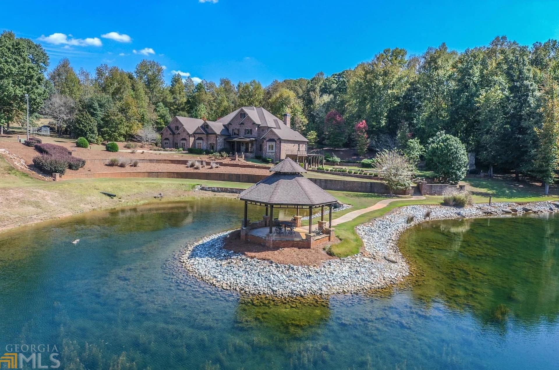 $1.7 Million Georgia Home On 20 Acres With Pond (PHOTOS)