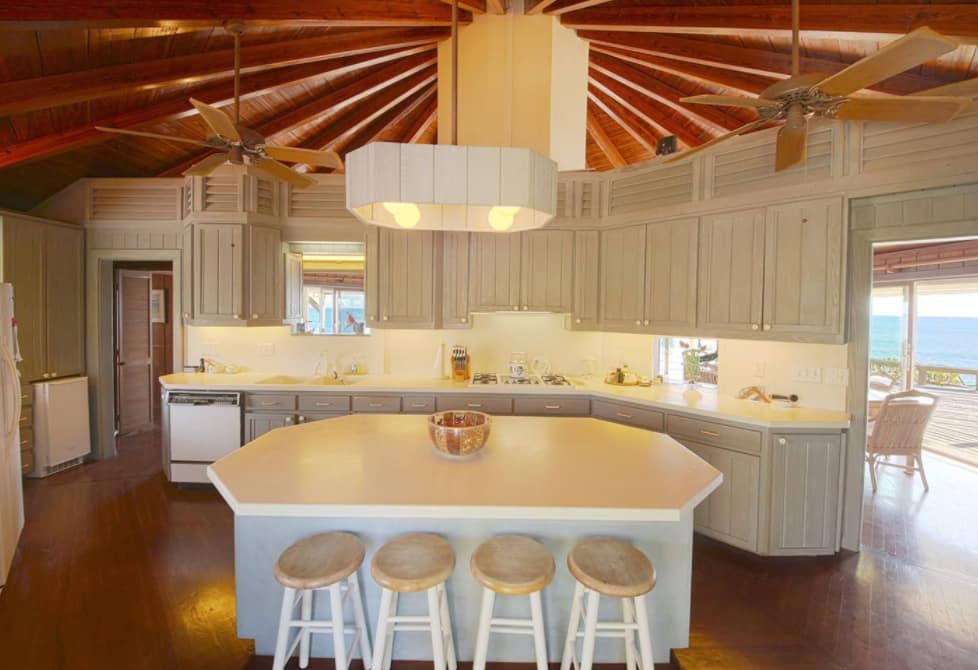 Oceanfront Estate In The Bahamas - Homes of the Rich