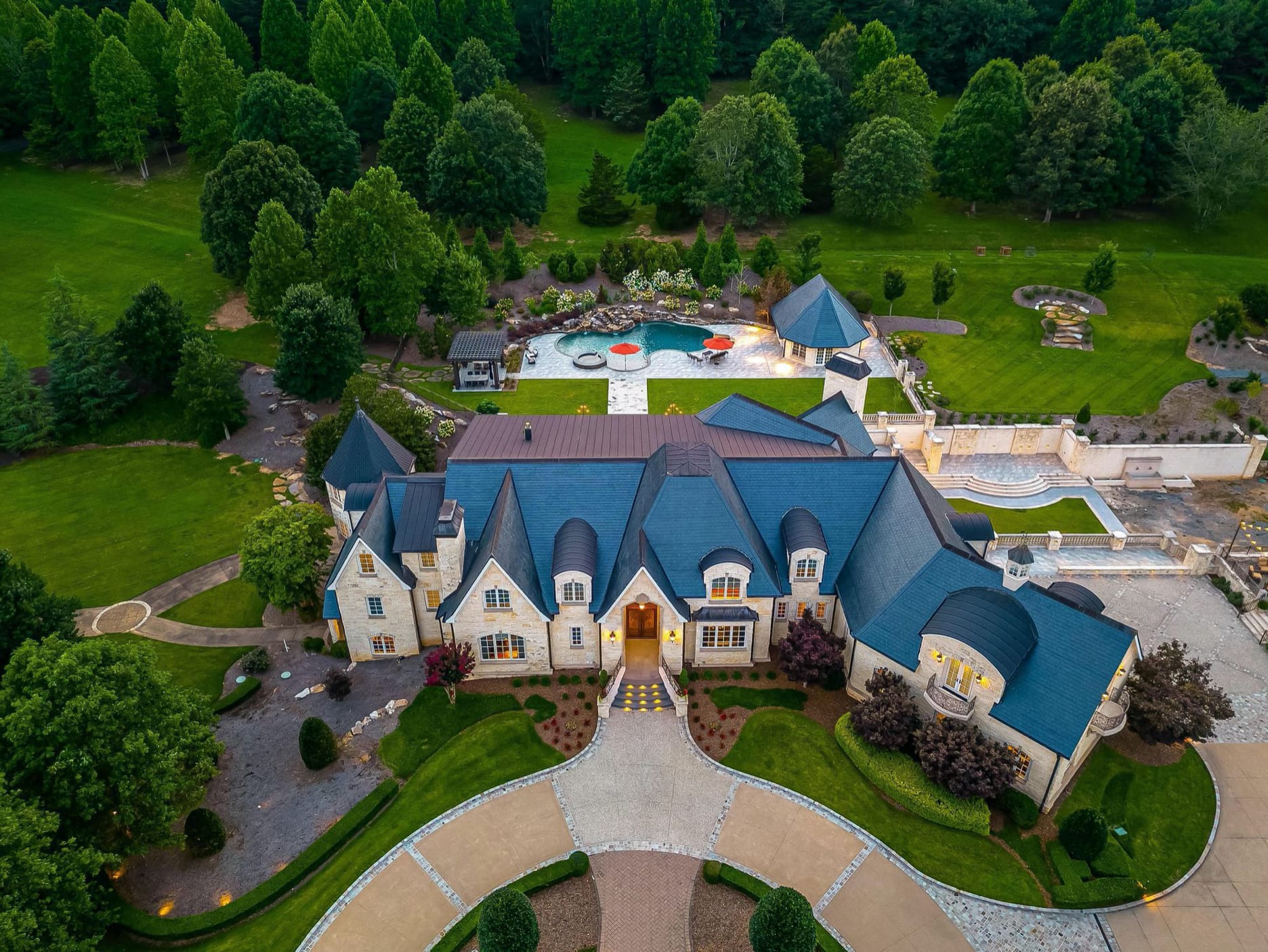 Amazing 58 Acre Estate In Dalton, Georgia With Guest House