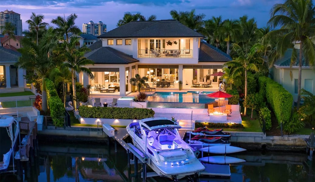 Luxury Waterfront Home In Naples, Florida - Homes of the Rich