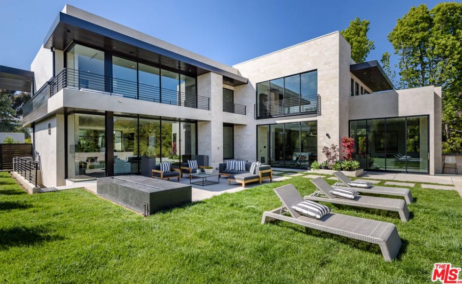 Modern New Build In Pacific Palisades, California - Homes of the Rich