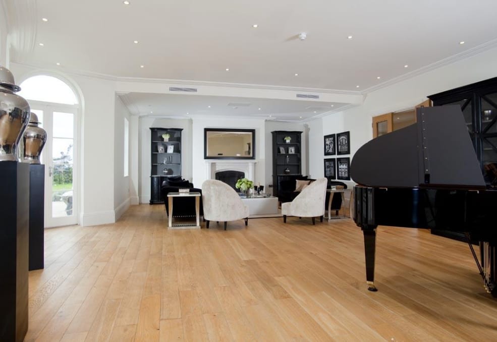 Ravenridge - A Brick Mansion In Surrey, England - Homes of the Rich