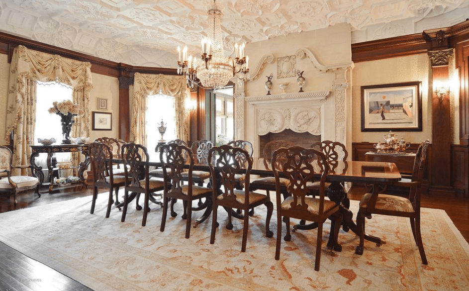 Historic Mansion In Chicago, Illinois - Homes of the Rich