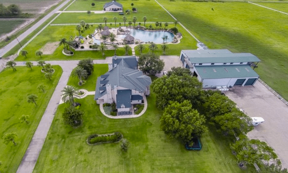 Texas Estate With One Of The Largest Residential Swimming Pools