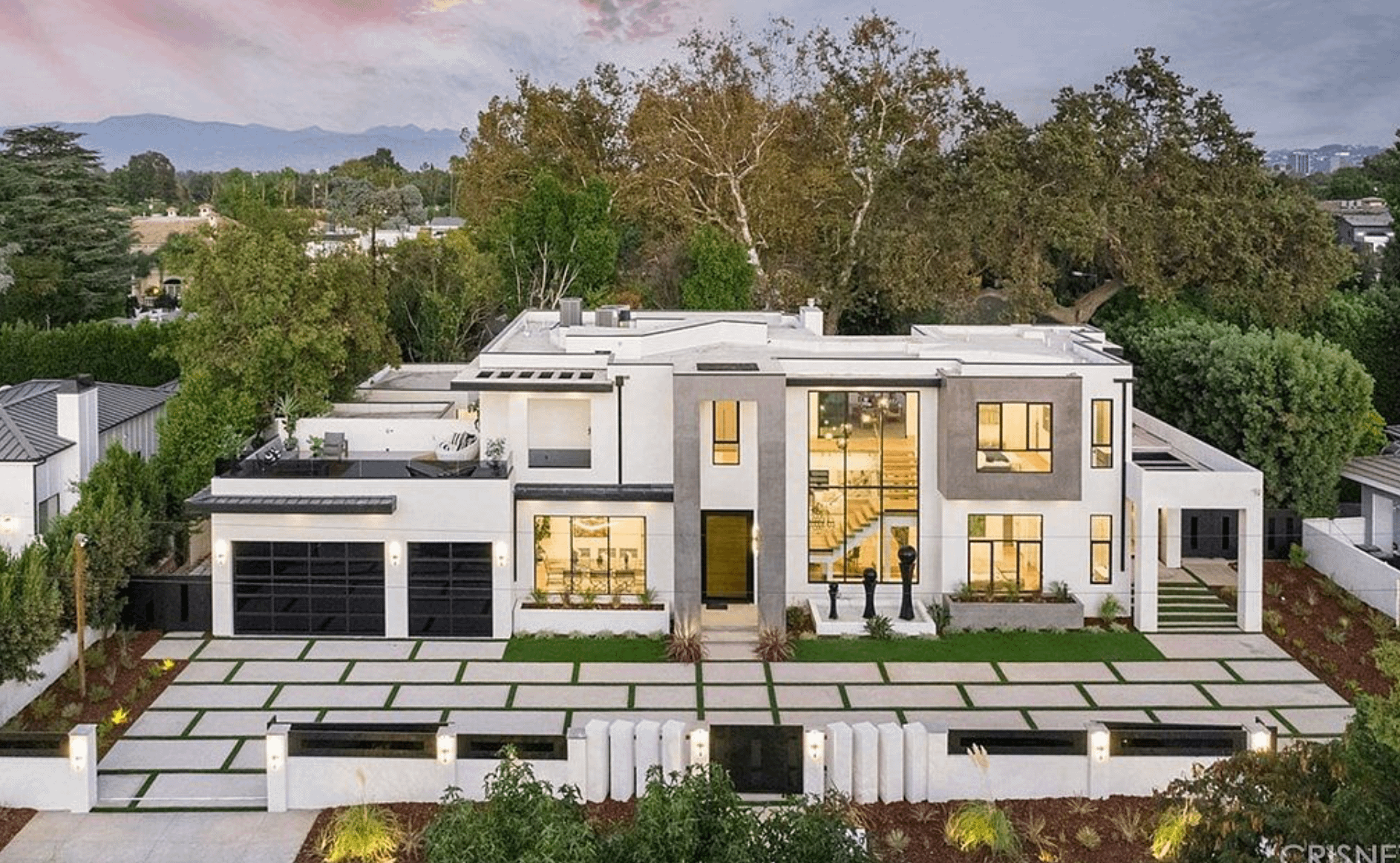 $5.695 Million Modern New Build In Encino, California - Homes of the Rich