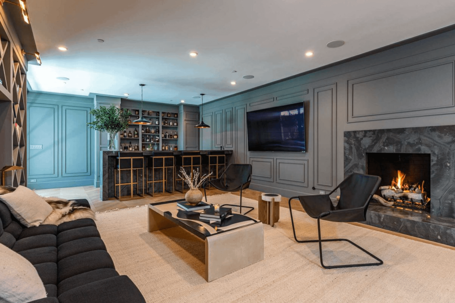 Inside Rihanna's $13 Million Beverly Hills Home (PHOTOS)