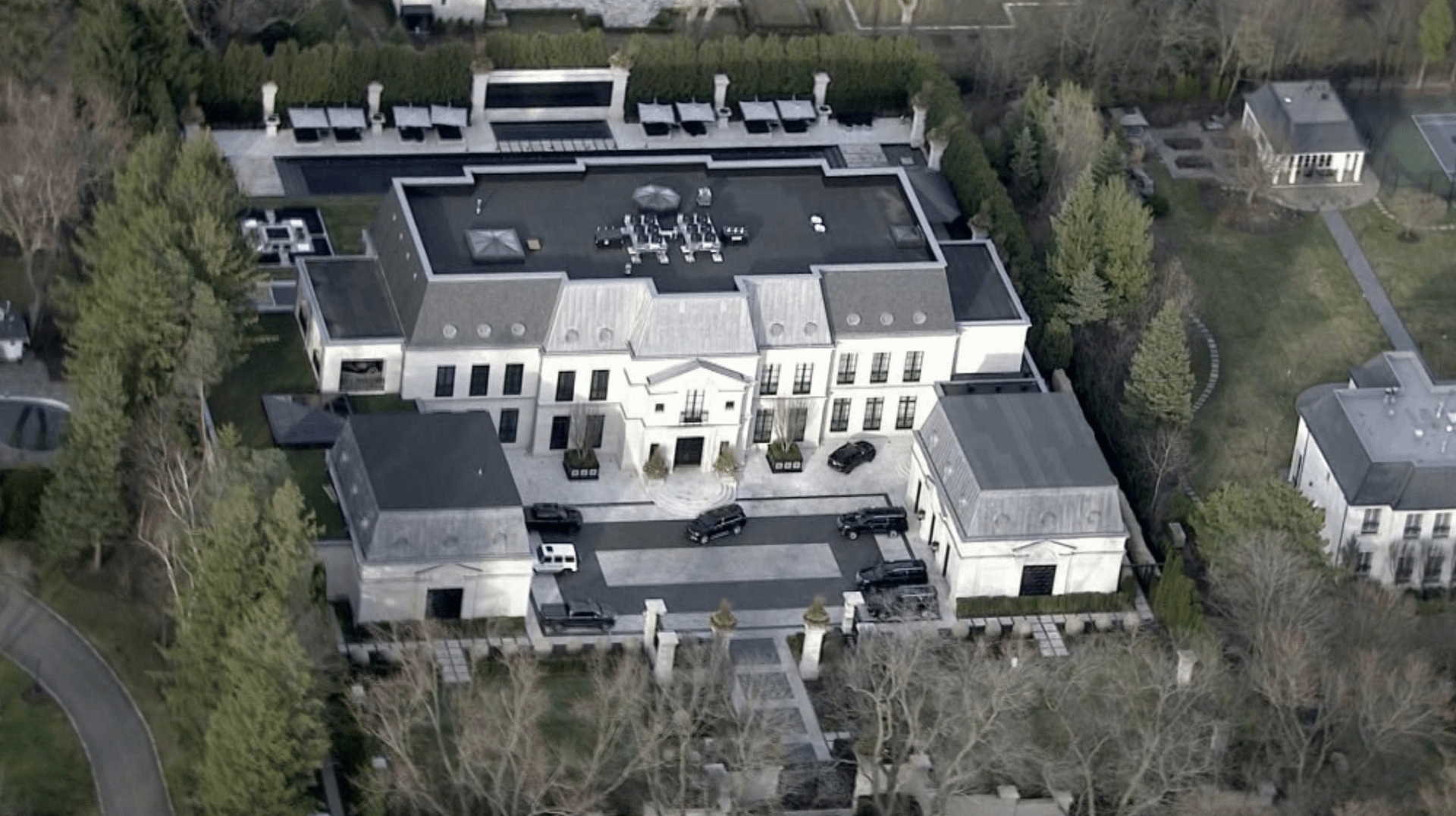 Inside Drake's 50,000 Square Foot Toronto Home (PHOTOS)