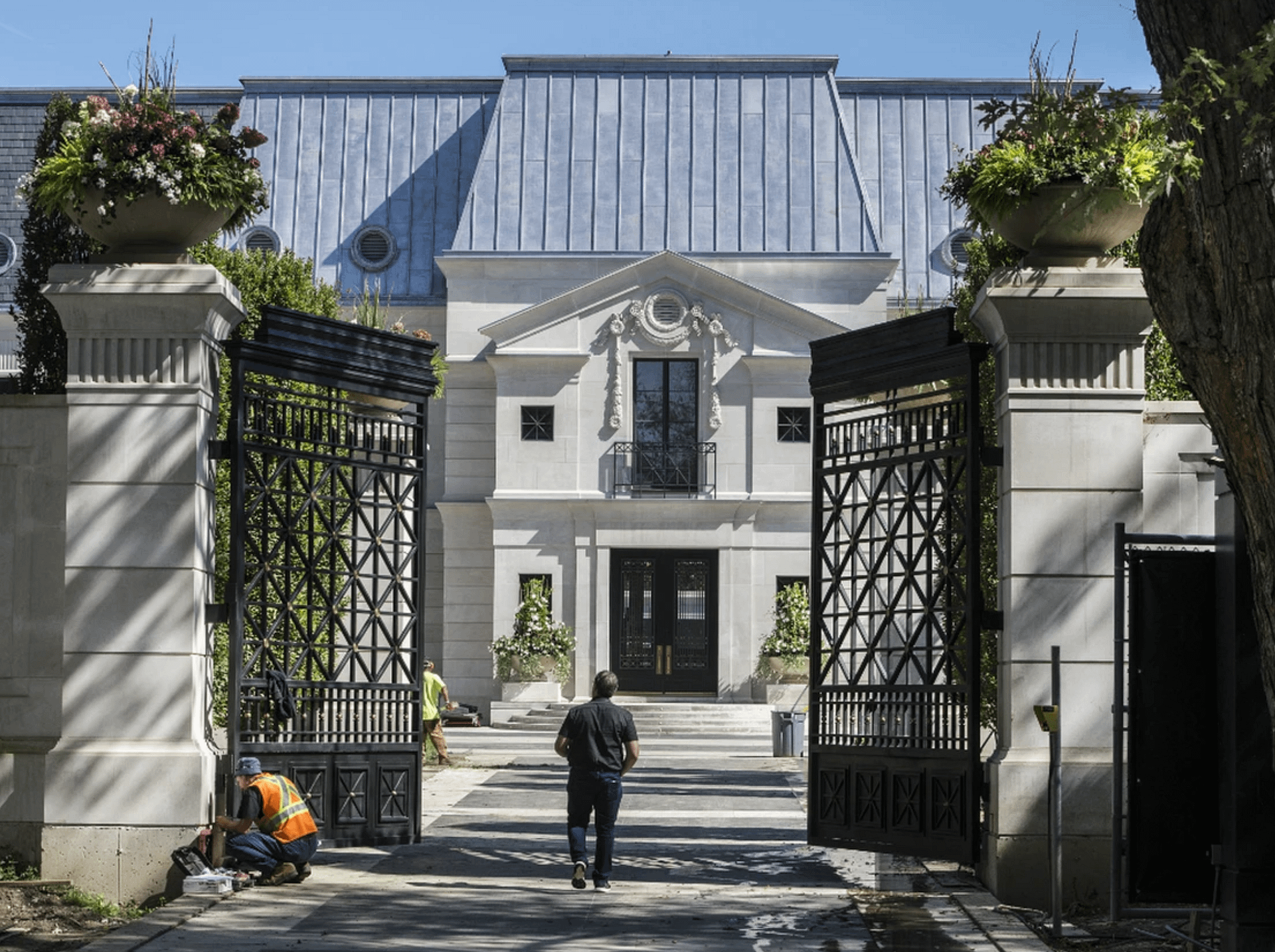 Inside Drake's 50,000 Square Foot Toronto Home (PHOTOS)