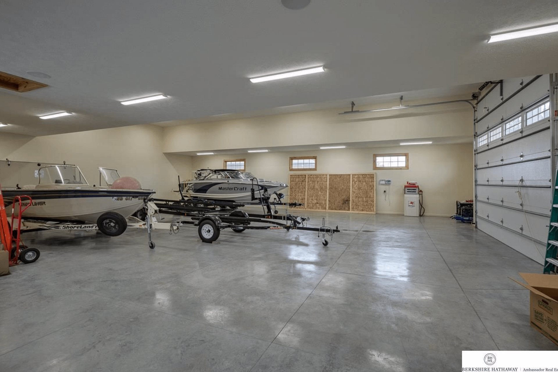 Lakefront Home With Indoor Pool & 24-Car Garage (PHOTOS)