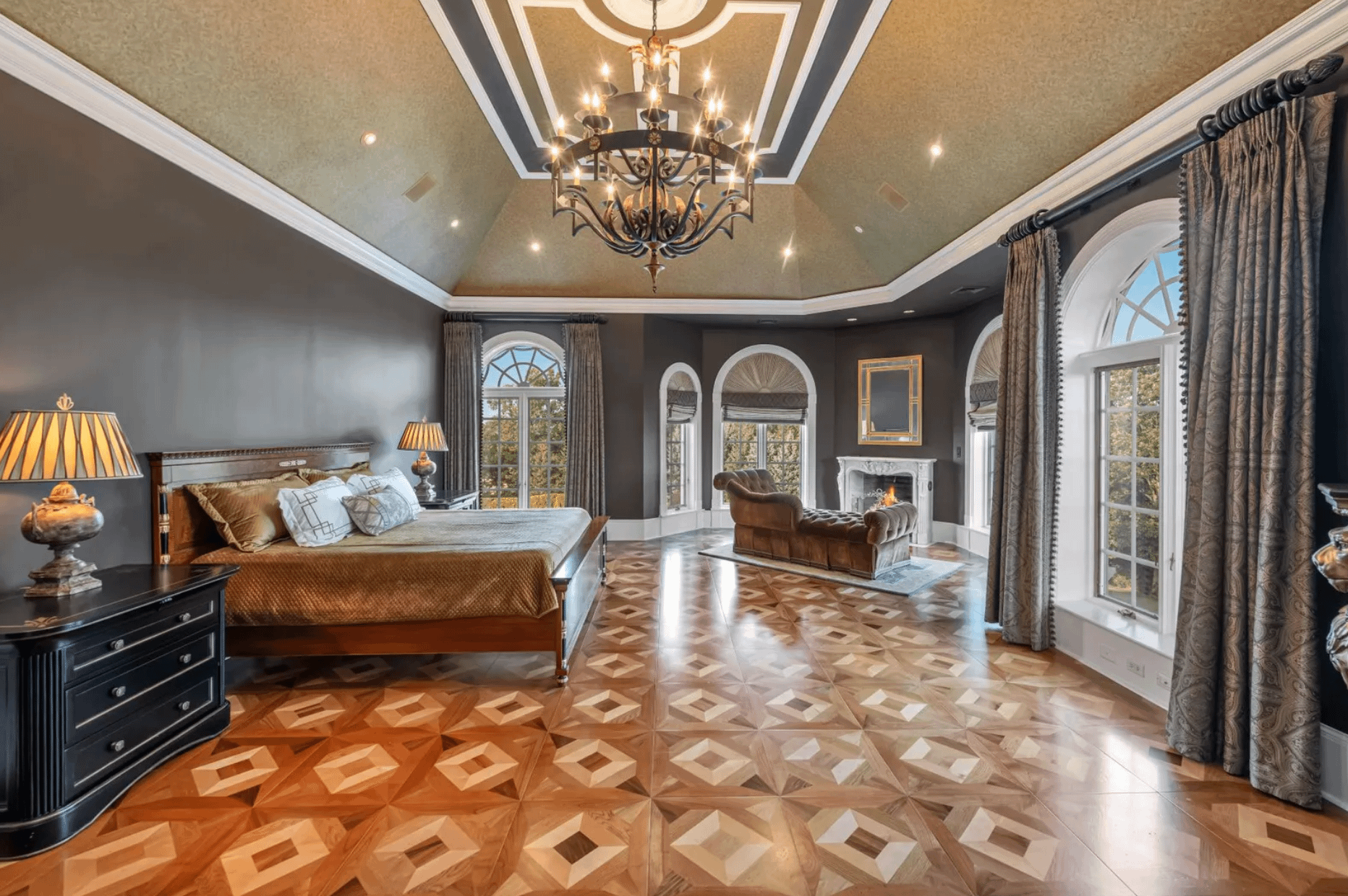 Grand Limestone Home In New Jersey (PHOTOS)