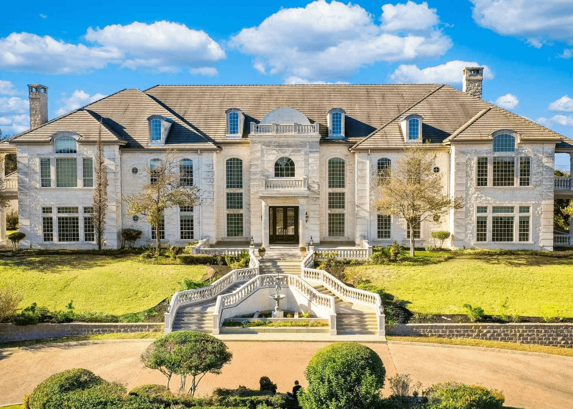 20,000 Square Foot Texas Home On 80 Hilltop Acres (PHOTOS)