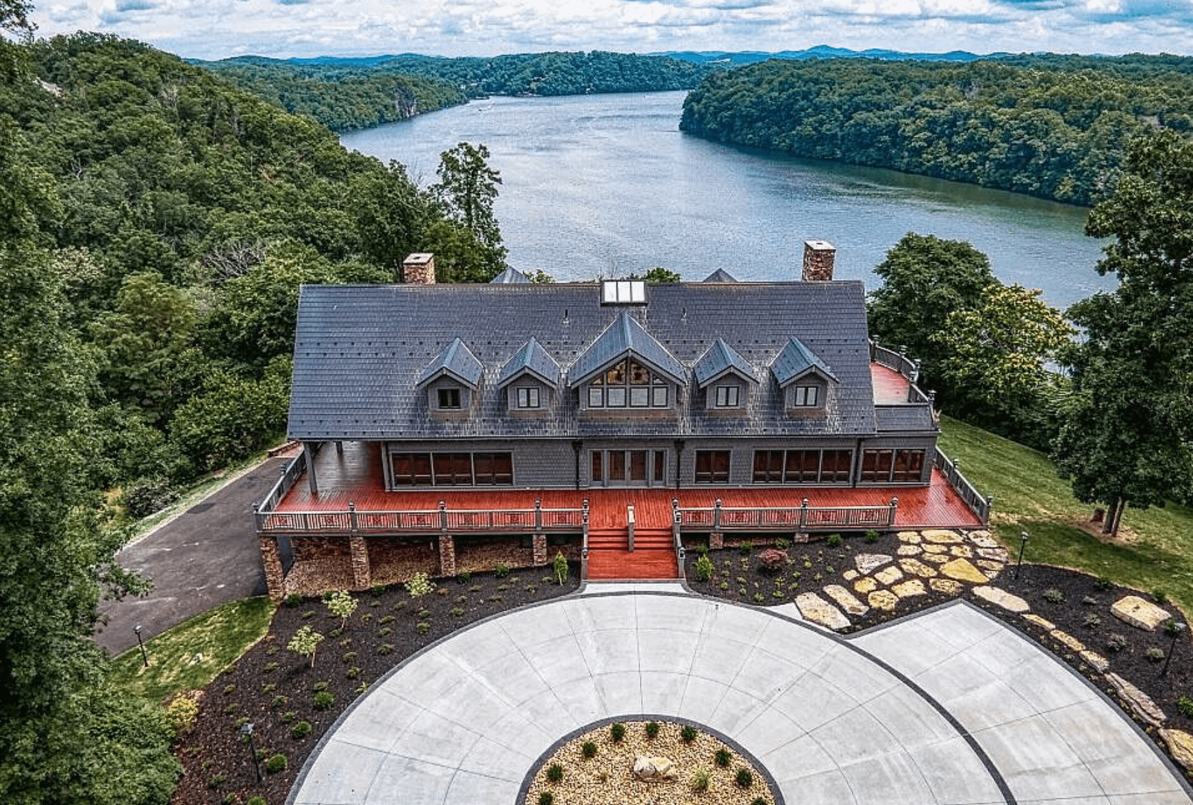 Lakefront Home On 23 Acres In Dublin, Virginia (PHOTOS) - Homes of the Rich
