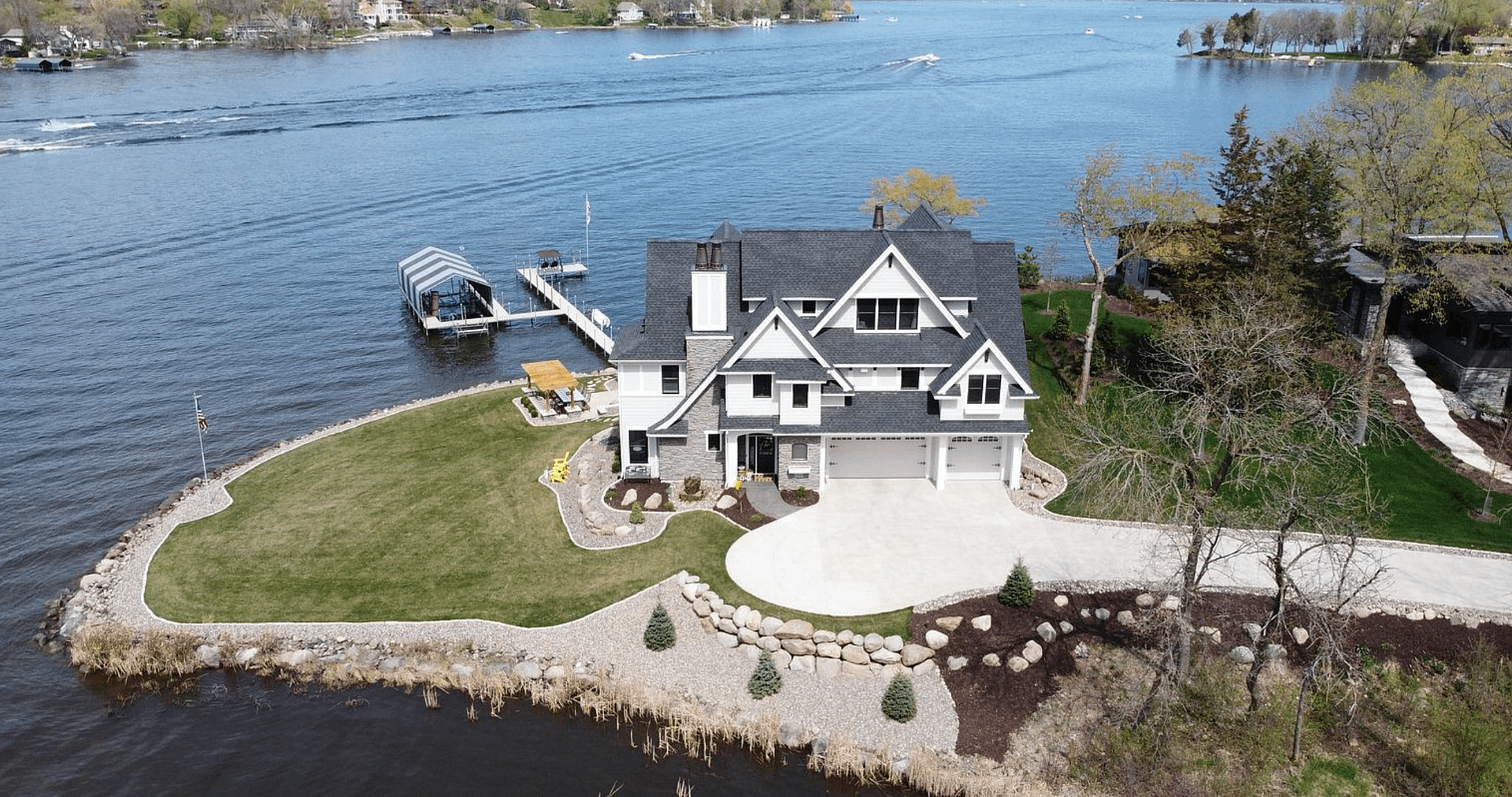 Lakefront Home In Mound, Minnesota (PHOTOS)