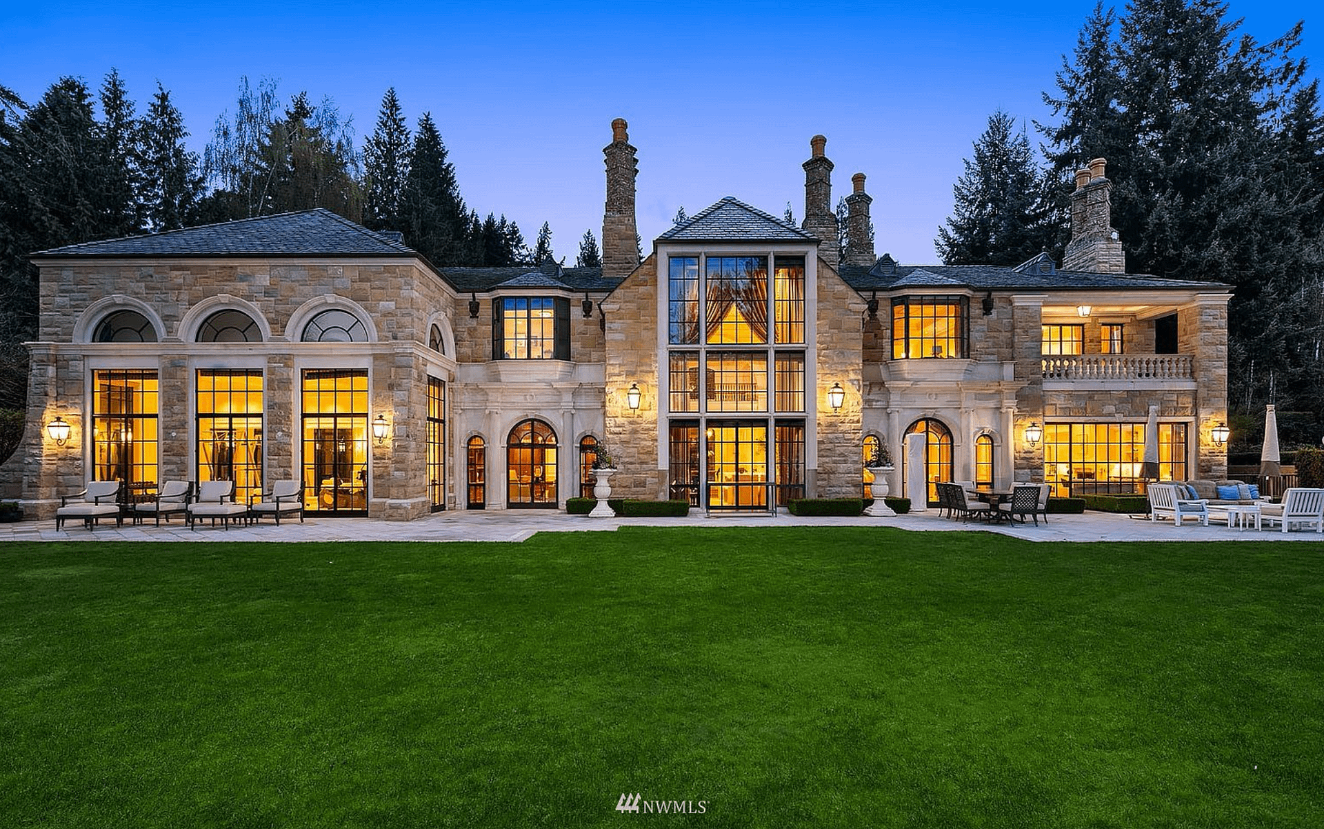 $70 Million Lakefront Estate In Hunts Point, Washington