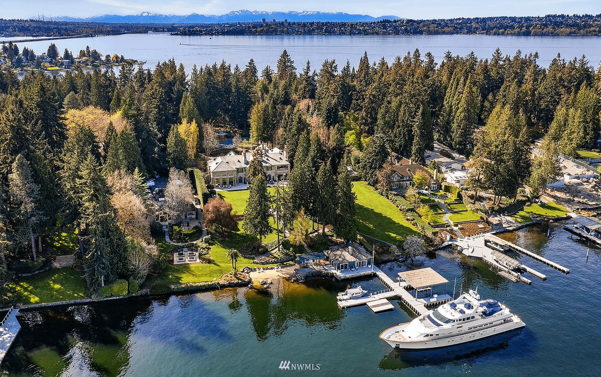 $70 Million Lakefront Estate In Hunts Point, Washington