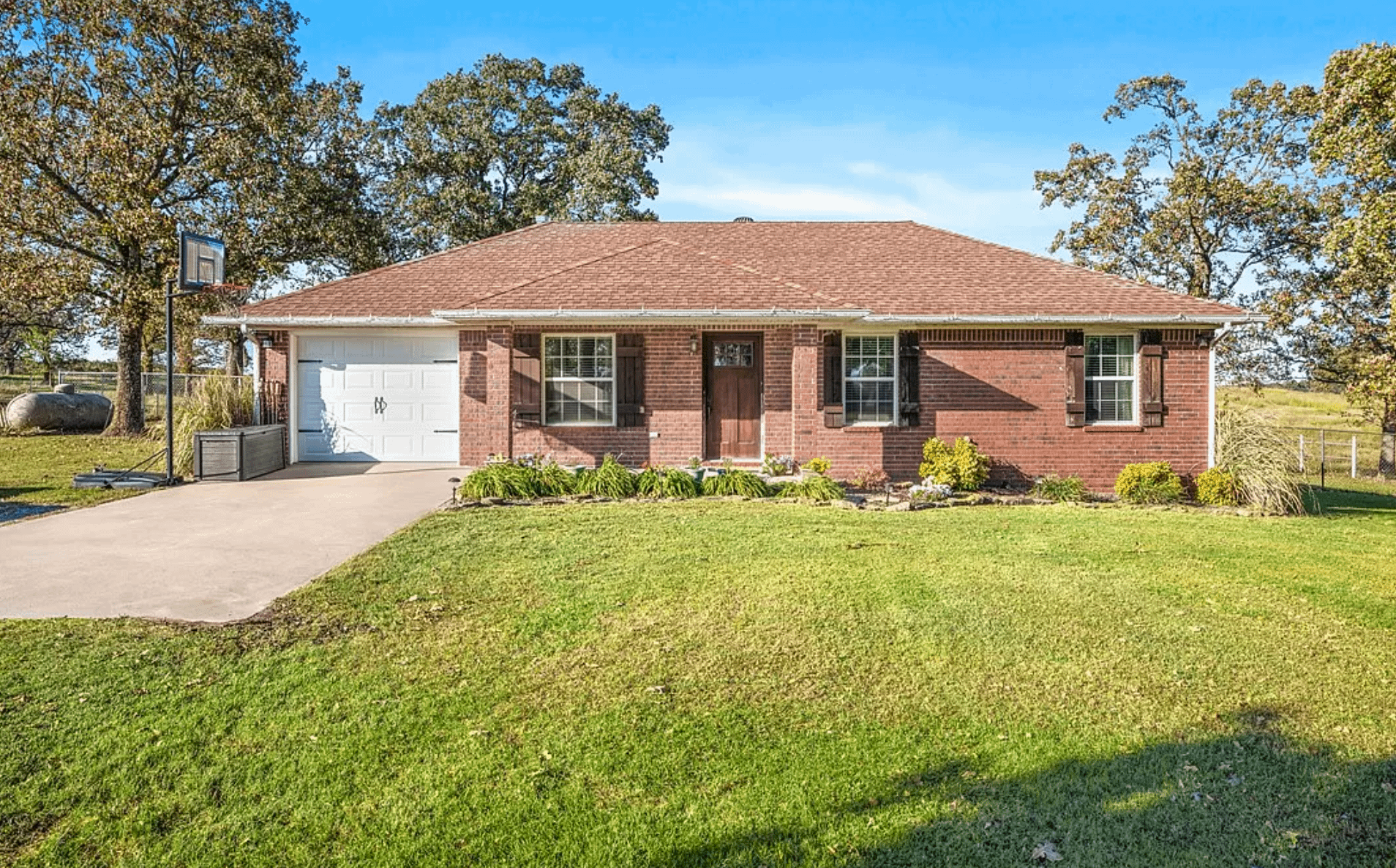 Unique 400+ Acre Estate In Decatur, Arkansas (PHOTOS)