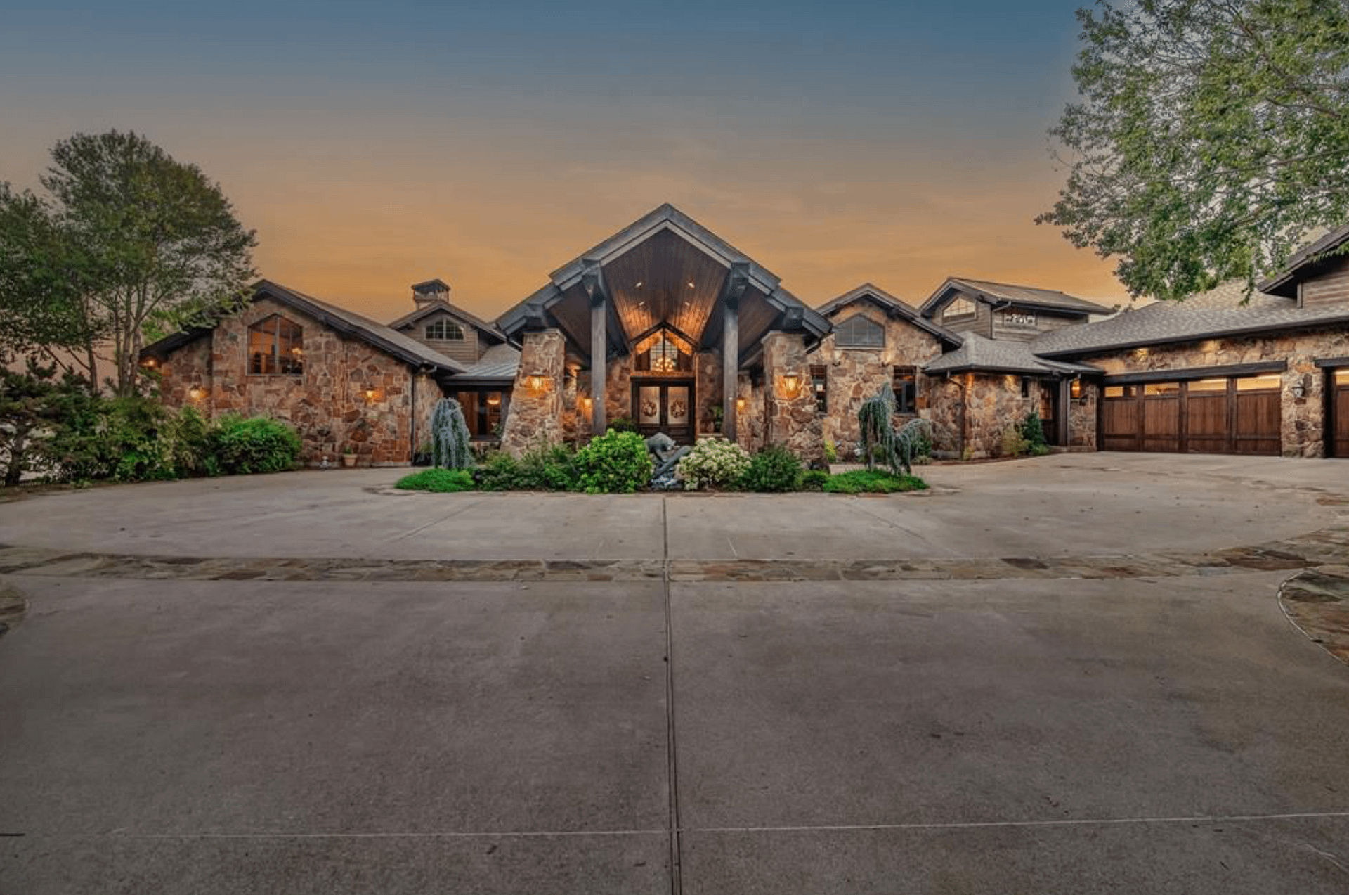 $6.9 Million Lakefront Home In Mabank, Texas (PHOTOS)