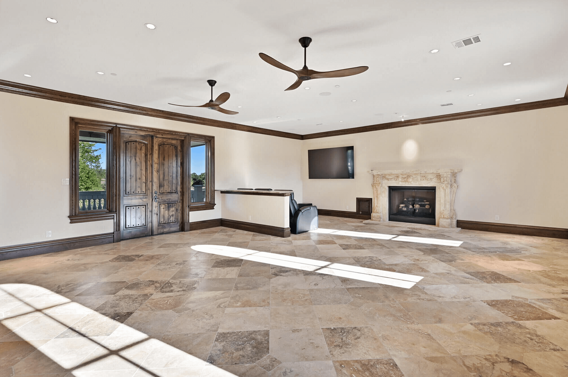 Castle-Like Home By Mansfield Custom Homes (PHOTOS)