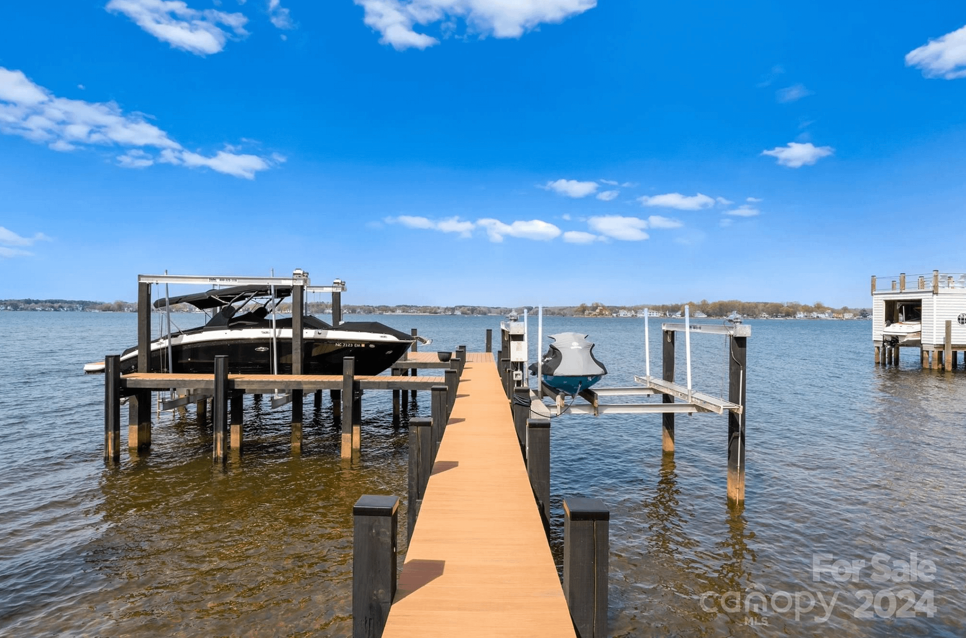 Contemporary Lakefront Home on A Private Island (PHOTOS)