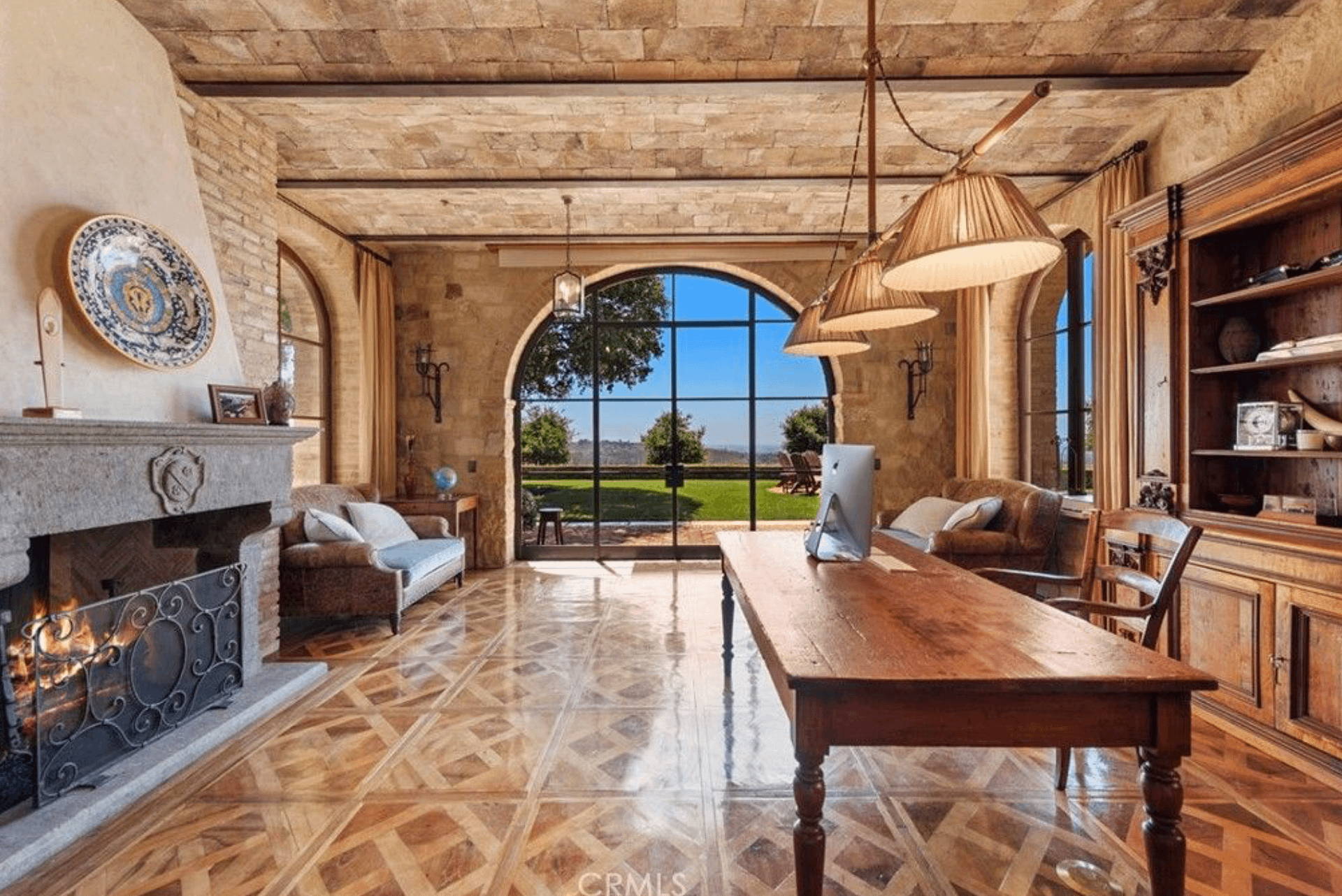 Tuscan-Style Beauty Lists For $45 Million In Irvine, California