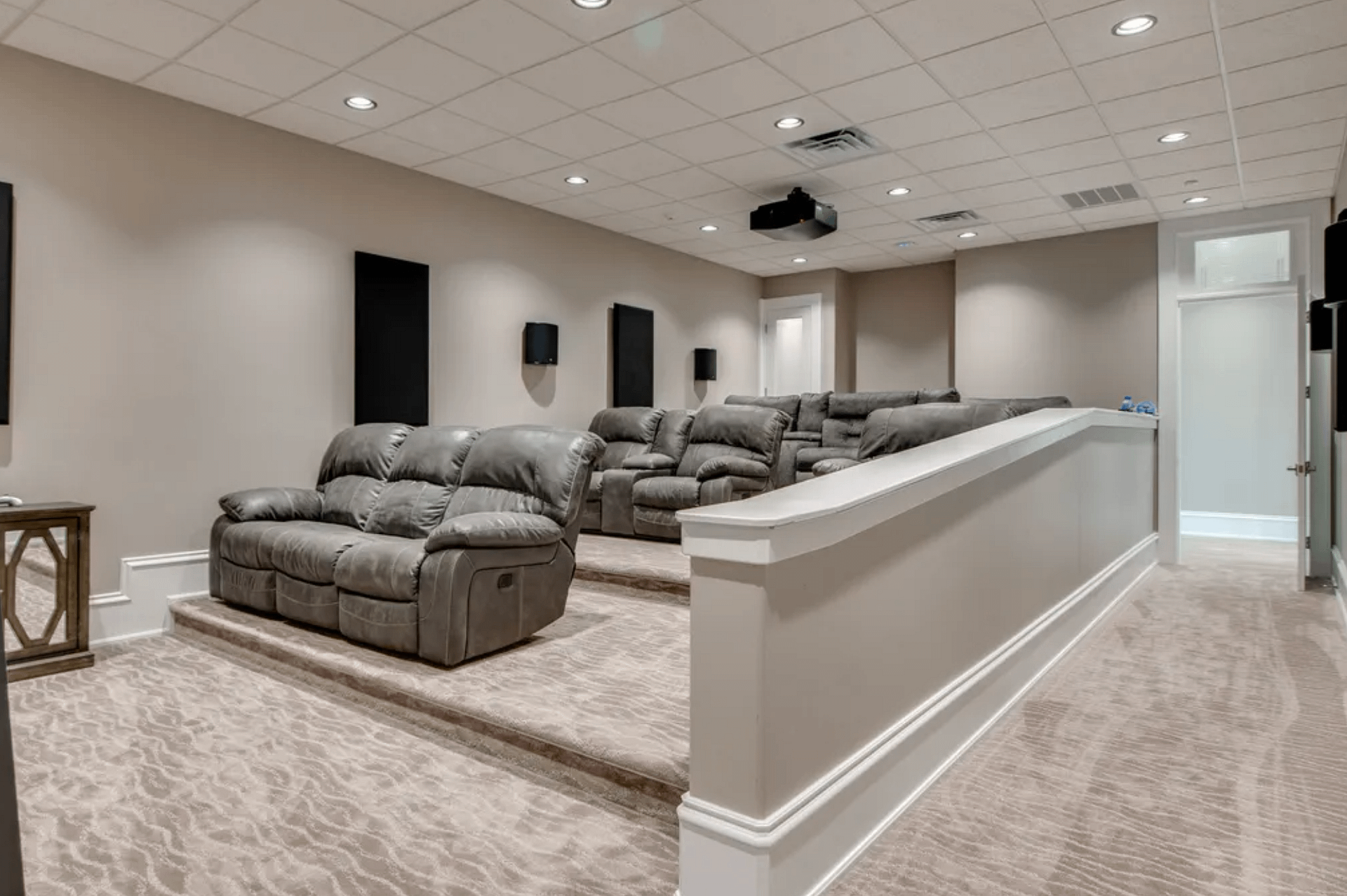 60+ Acre Lakefront Estate In Tennessee (PHOTOS)